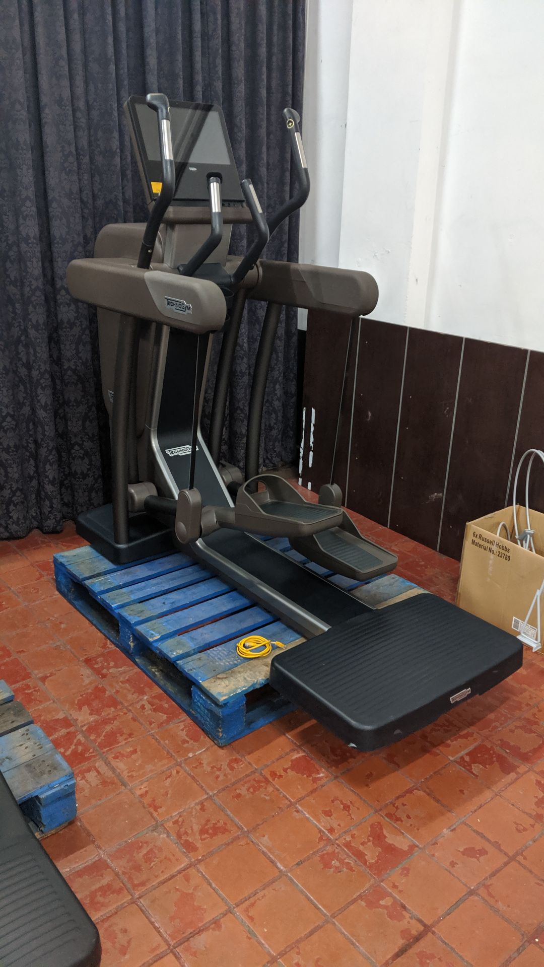 Technogym Vario Artis elliptical cross trainer Purchased new in 2016 ...