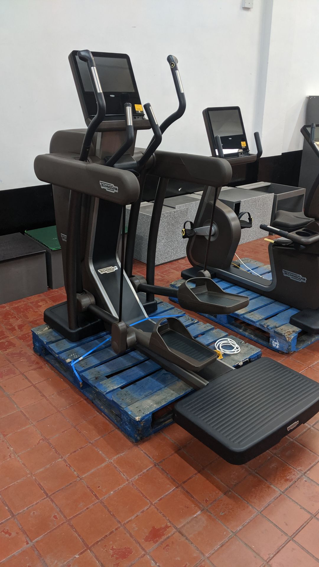 Technogym Vario Artis elliptical cross trainer Purchased new in 2016 ...