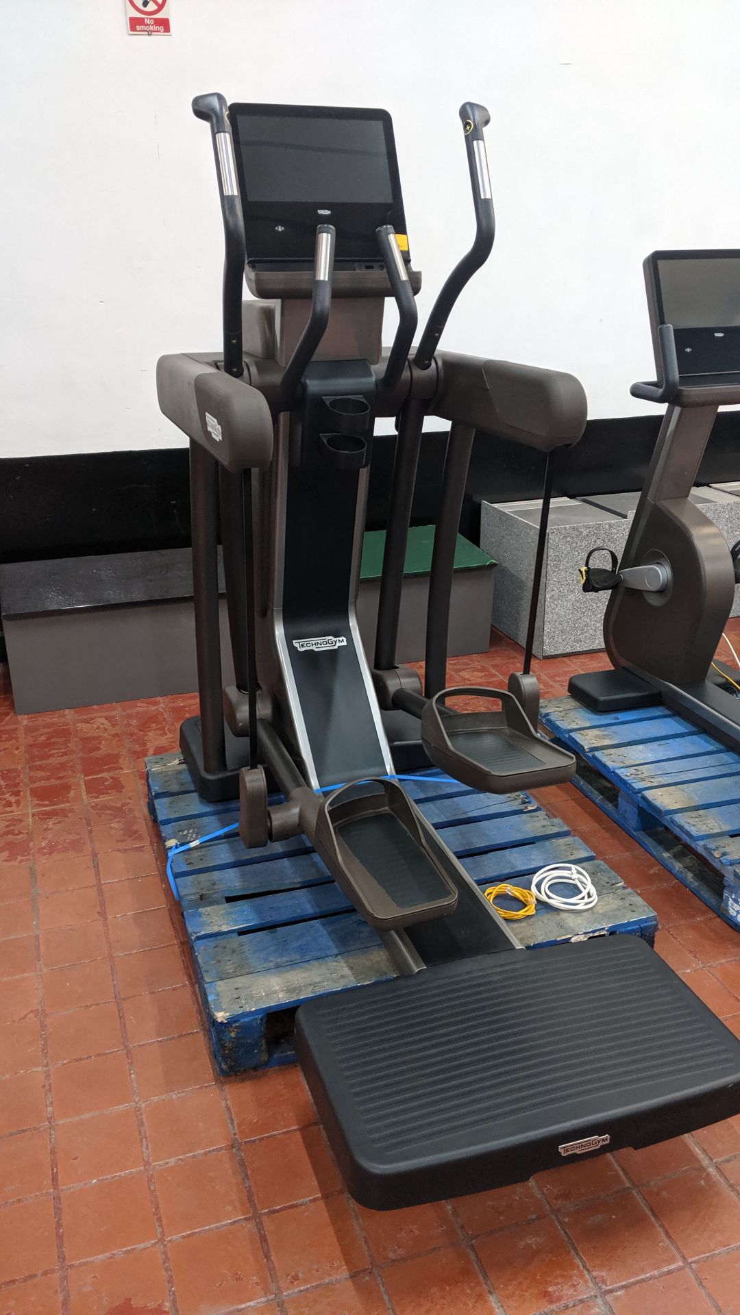 Technogym Vario Artis elliptical cross trainer Purchased new in 2016 ...