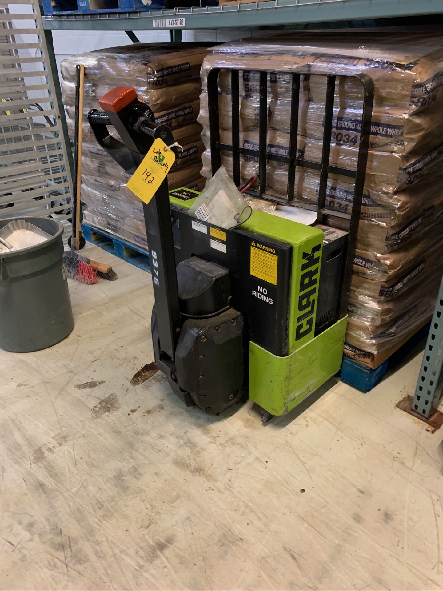 Clark Electric Pallet Jack Model WP40 S/N WP40-4660-PM8194 Capacity ...