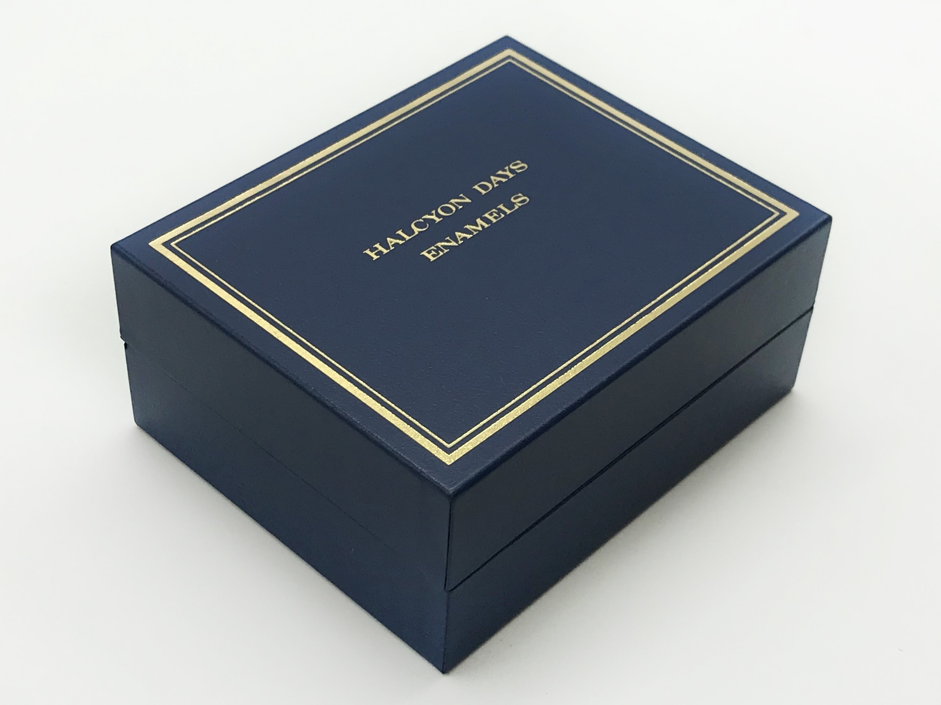 PAIR OF MODERN HALCYON DAYS ENAMELS PILL BOXES