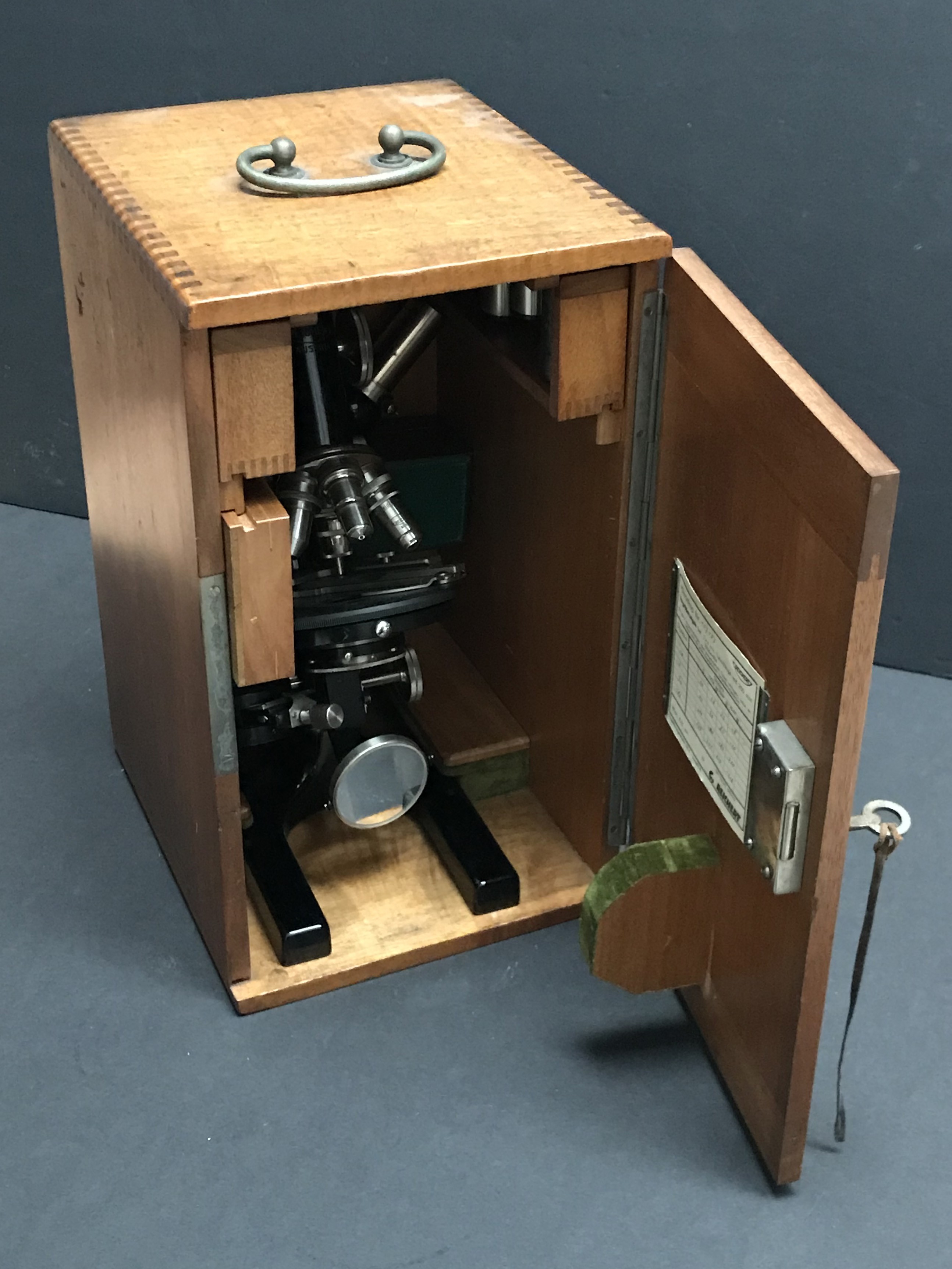 VINTAGE REICHERT MICROSCOPE MODEL XXXXXX FROM THE ESTATE OF THE LATE ...