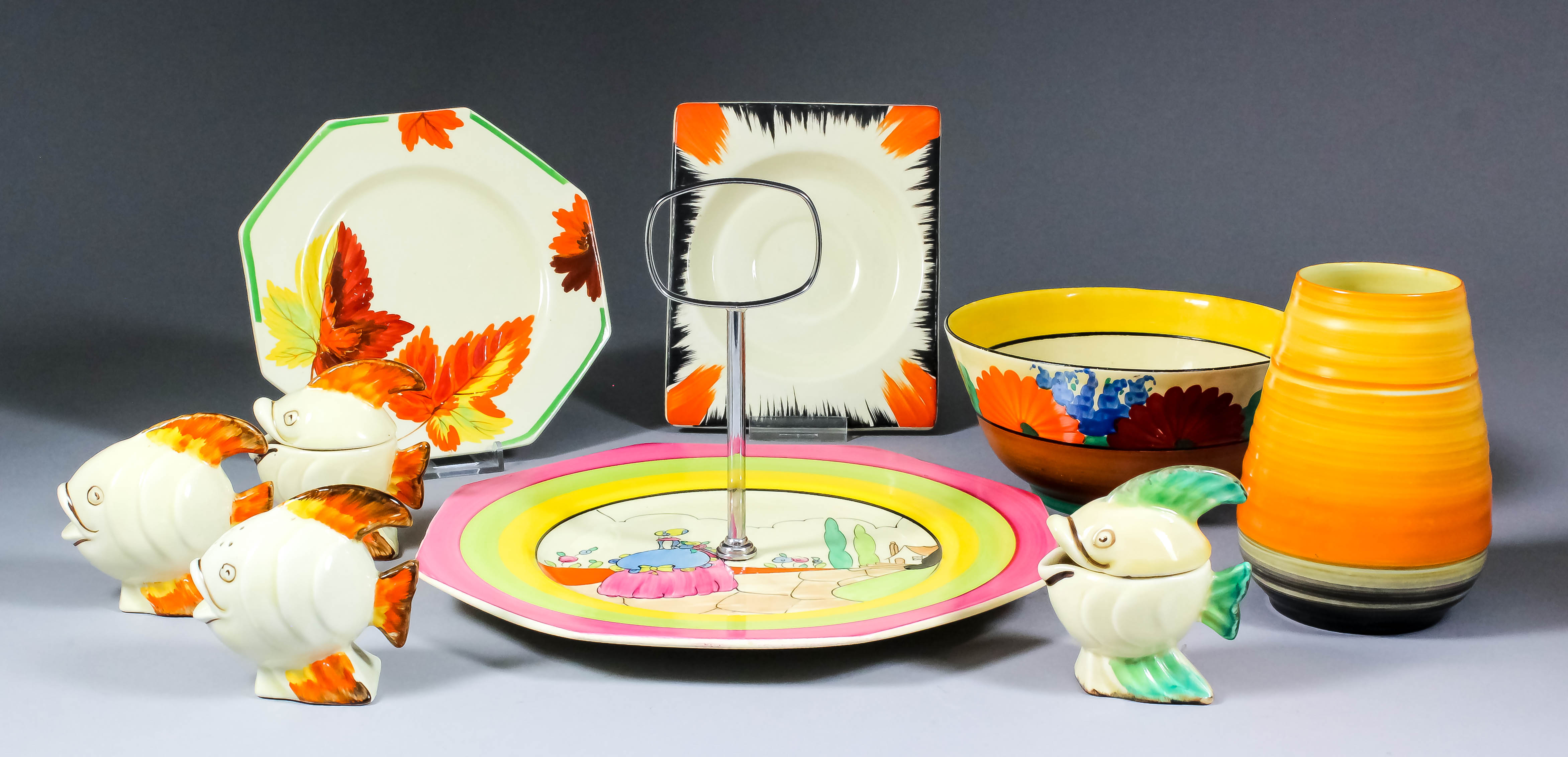 A Clarice Cliff "Bizarre" pottery bowl painted with "Gay Day" pattern ...