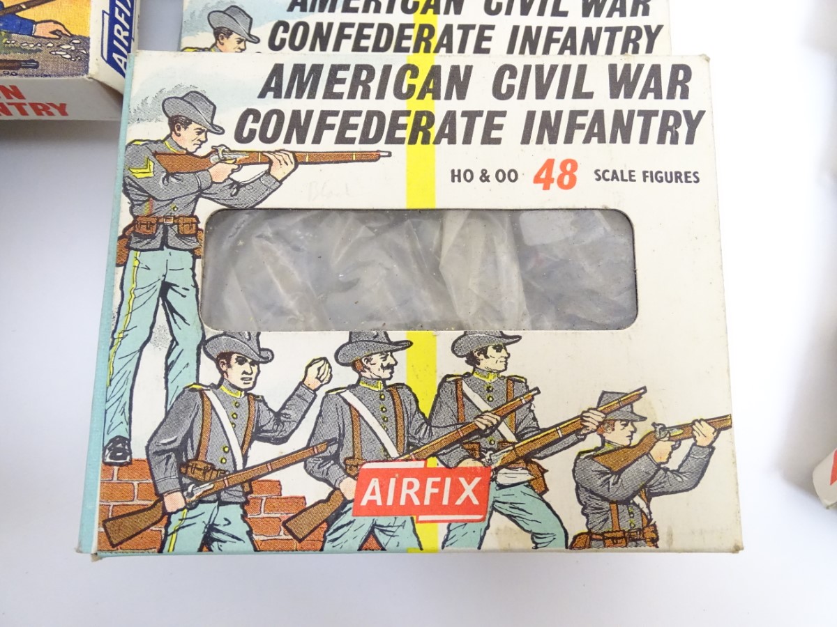 Military Toys: a collection of boxed Airfix soldier figures, H0 & 00 ...