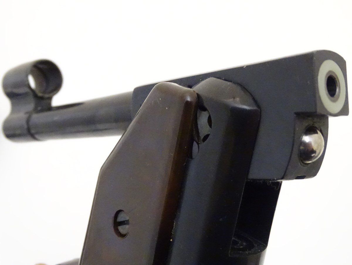 Airgun: a boxed Weihrauch HW70 .177 (4.5mm) break-action air pistol, 6 ...