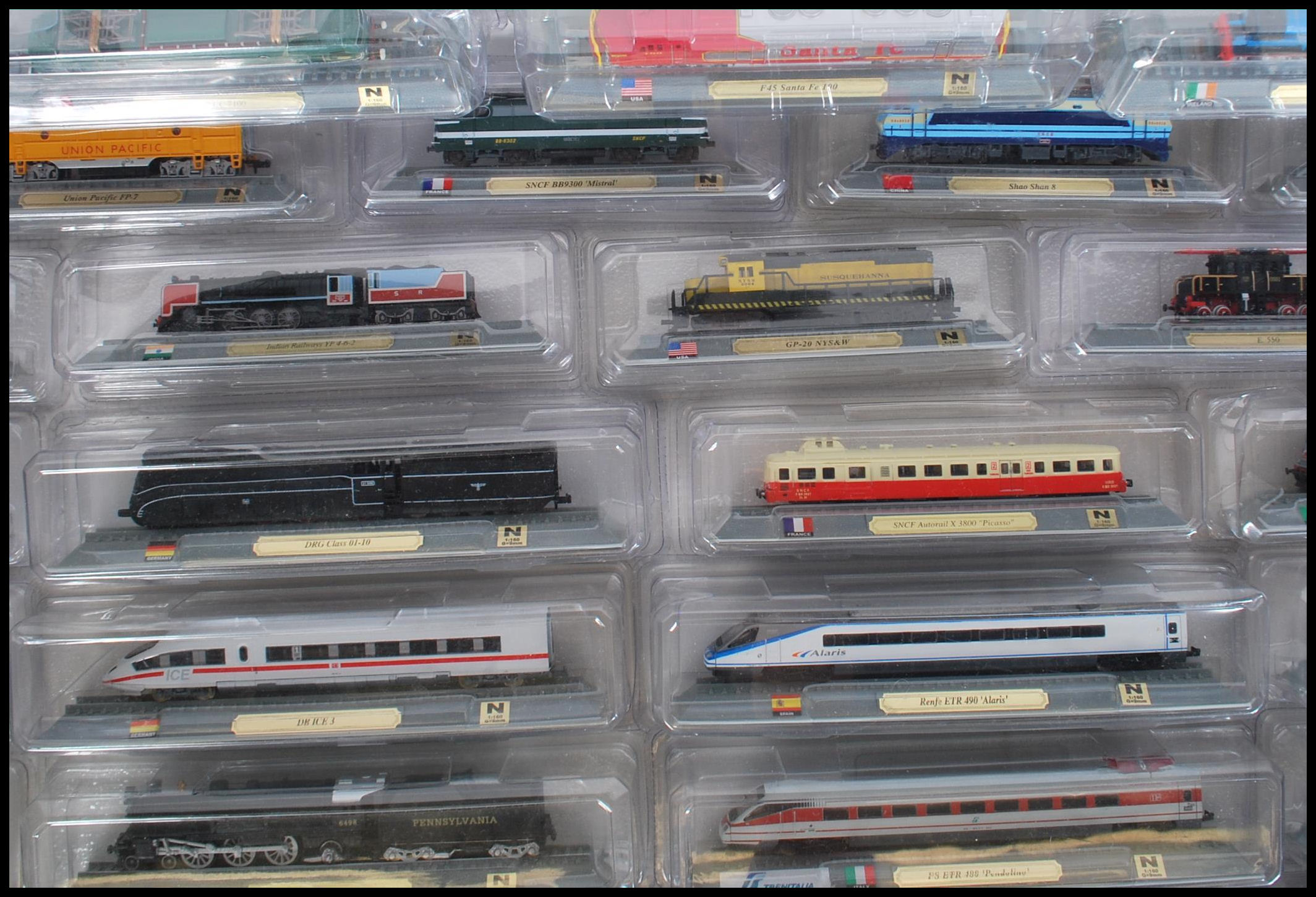 A large collection of approximately 50+ Del Prado N Gauge scale model ...