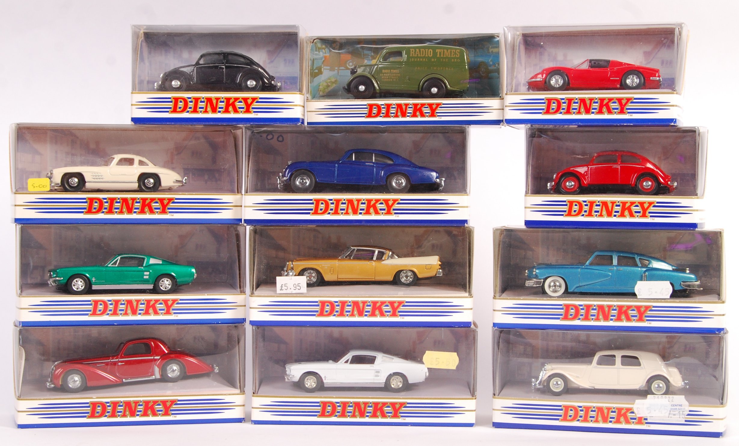 A collection of 12x vintage Dinky Toys made boxed diecast model cars ...