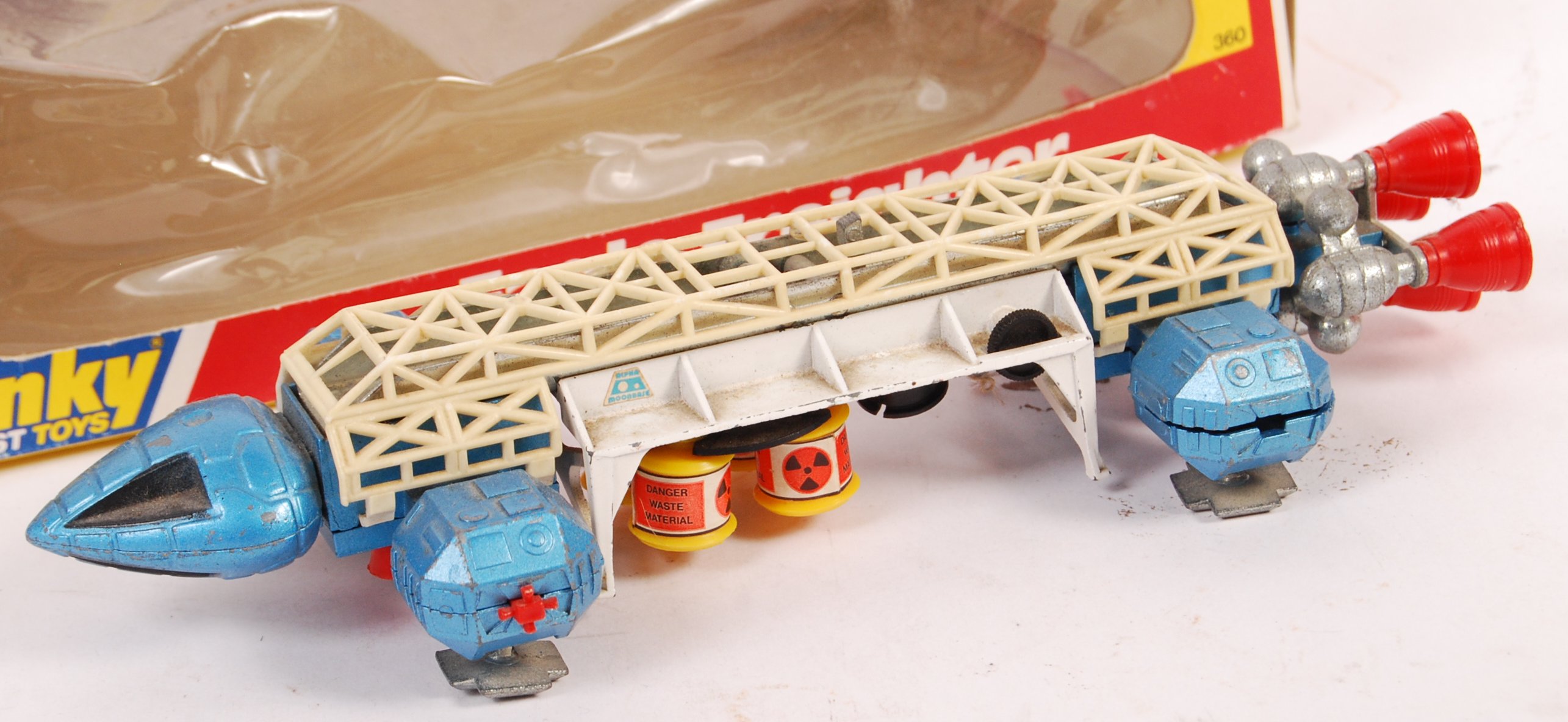 RARE VINTAGE DINKY TOYS SPACE 1999 EAGLE FREIGHTER DIECAST MODEL ...