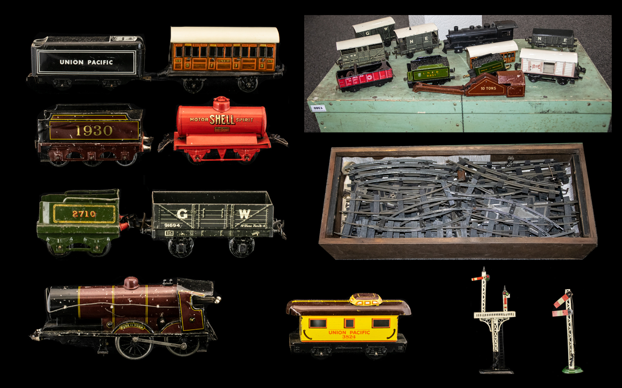 Early 20th O Gauge Tin Plate Clockwork Train Set complete in a wooden ...