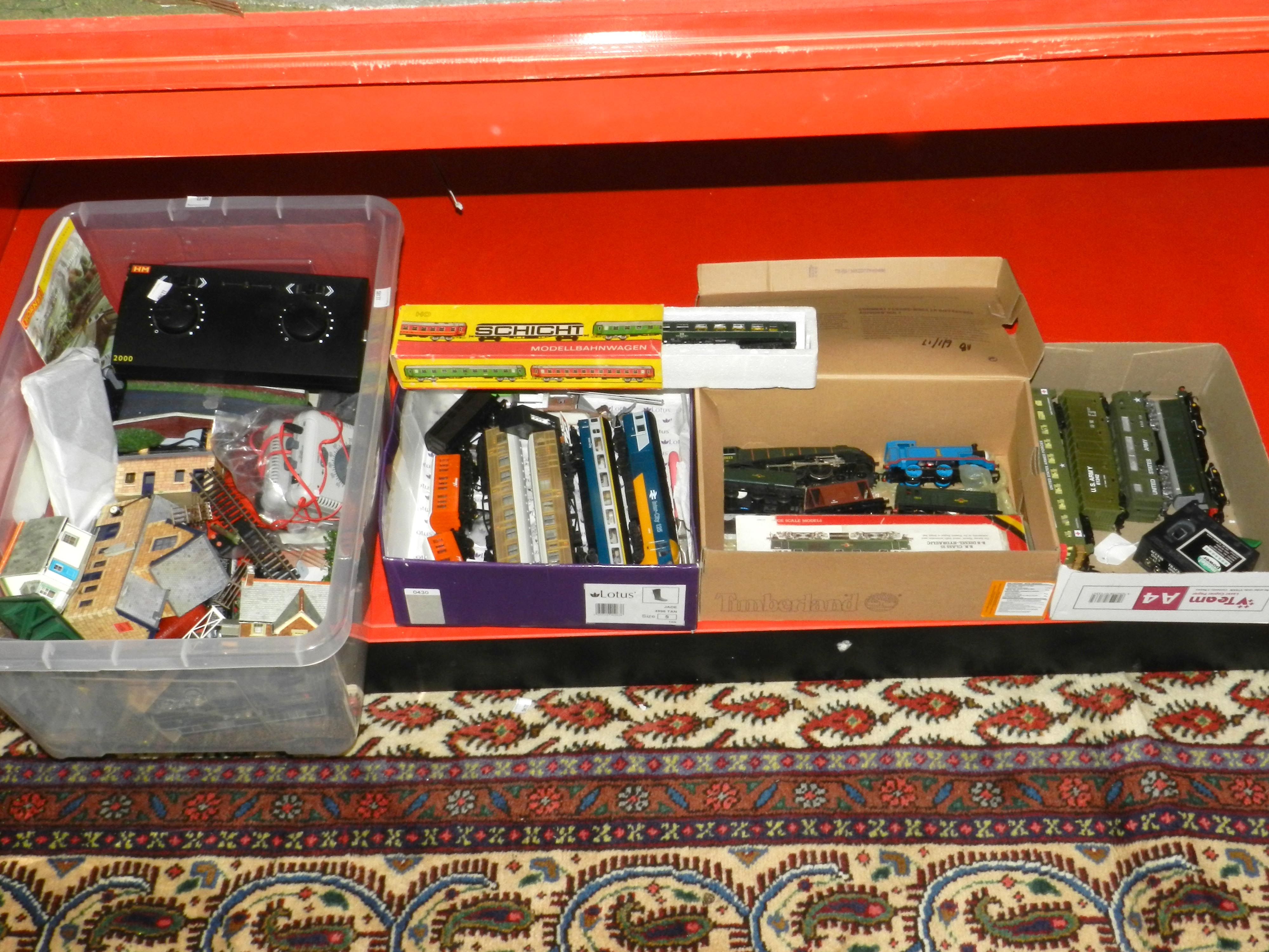Hornby ex-shop Display Train Layout, Skaledale buildings, Trains and ...