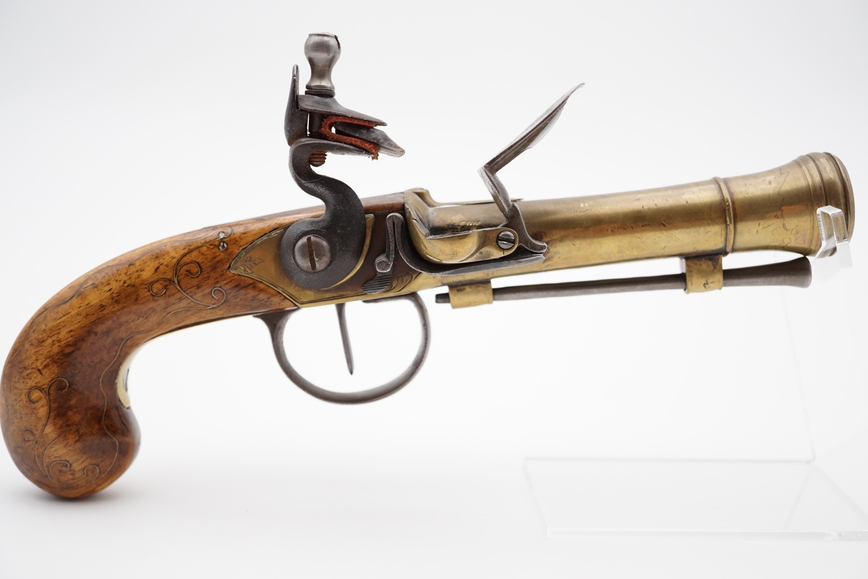 An 18th Century flintock blunderbuss pistol, having bell-mouthed brass ...
