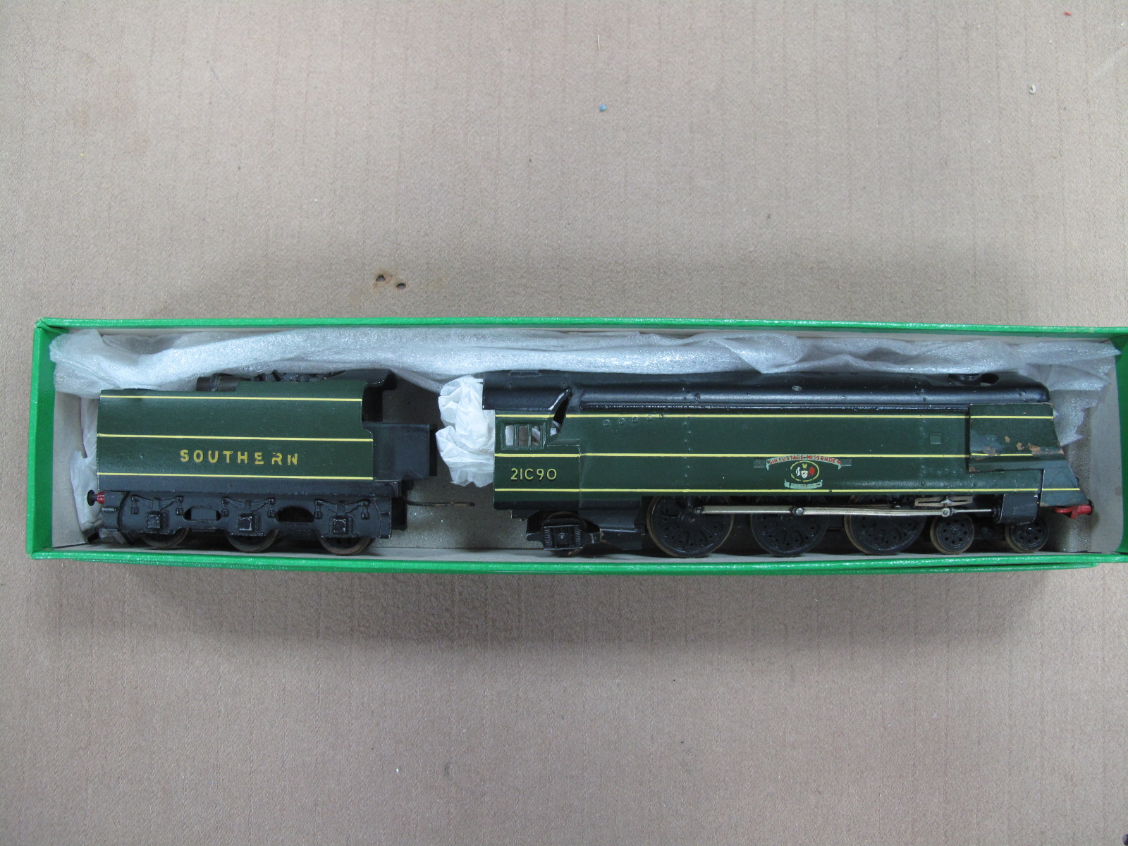 Graham Farish "OO" Gauge/4mm S.R. Bulleid "Pacific" 4-6-2 Steam ...