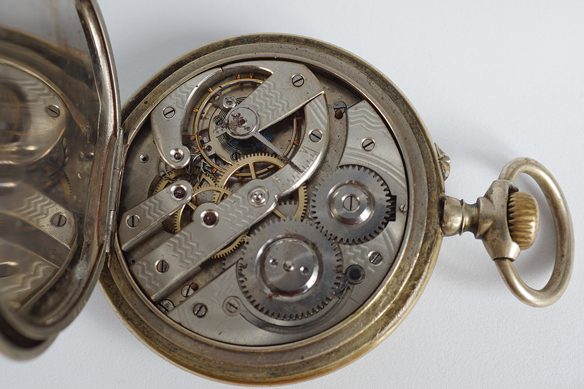 NICKEL MEDIUM MOVEMENT MOON DIAL POCKET WATCH