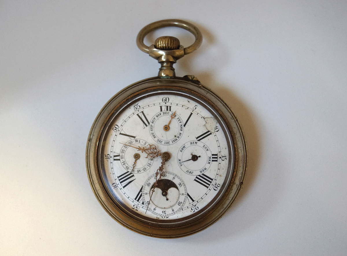 NICKEL MEDIUM MOVEMENT MOON DIAL POCKET WATCH
