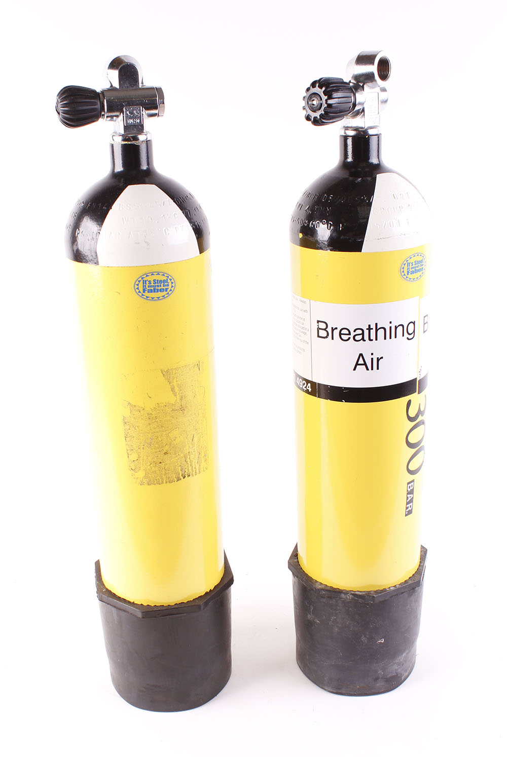 2 x 300 bar compressed air bottles