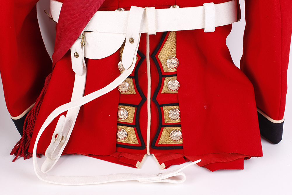 Coldstream Guards Colour Sergeant Uniform. Black bearskin with 5 red ...