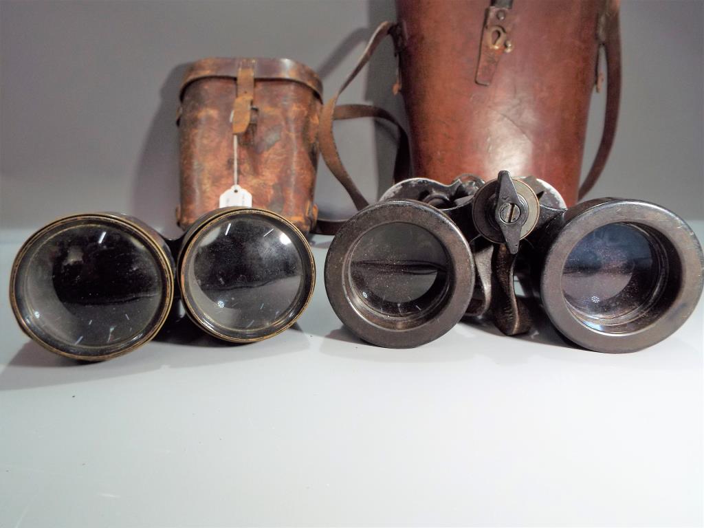 A pair of WW1 (World War One) British Officer's binoculars in case ...
