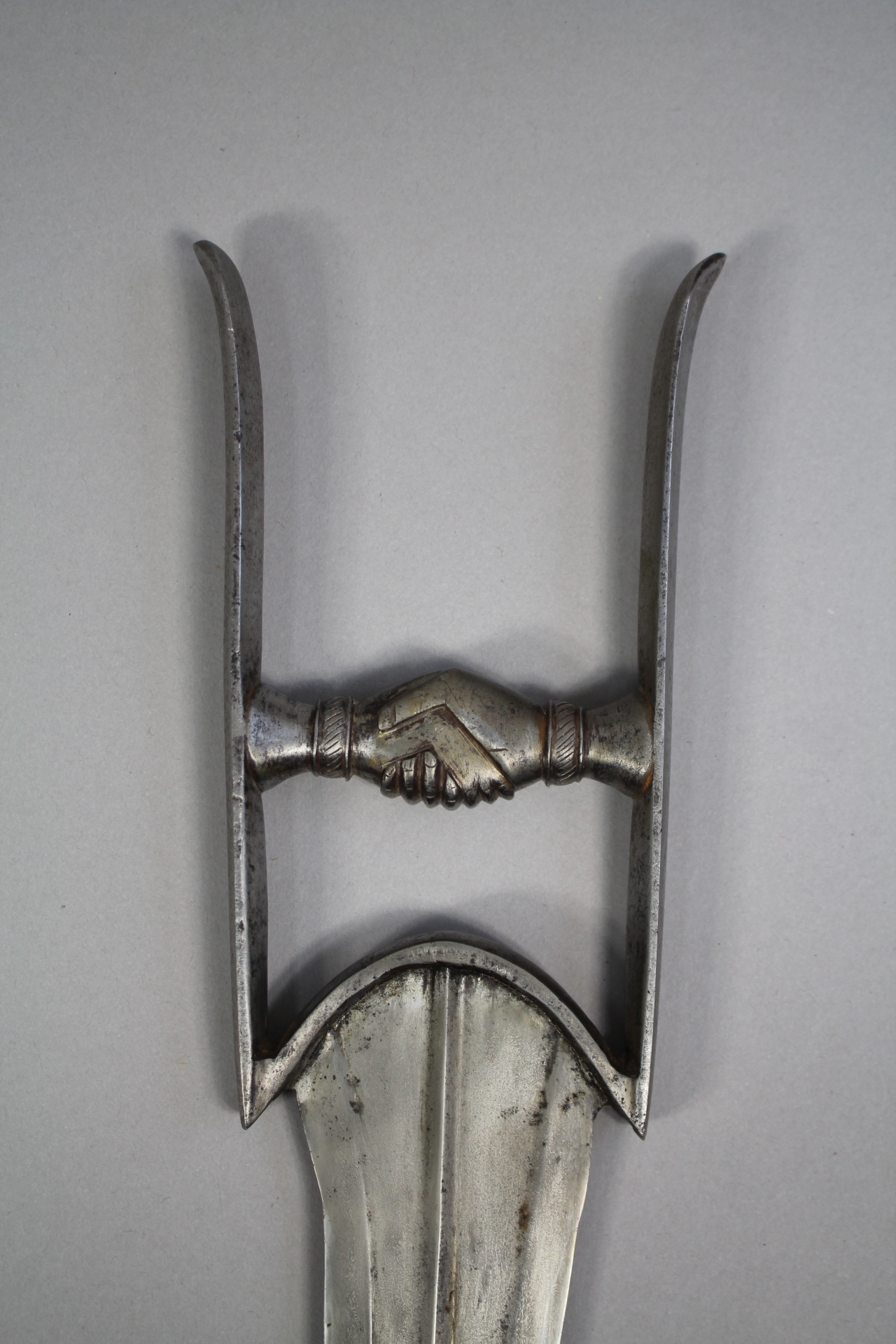 Indian dagger katar of rare curved form with scabbard. 37cm overall ...