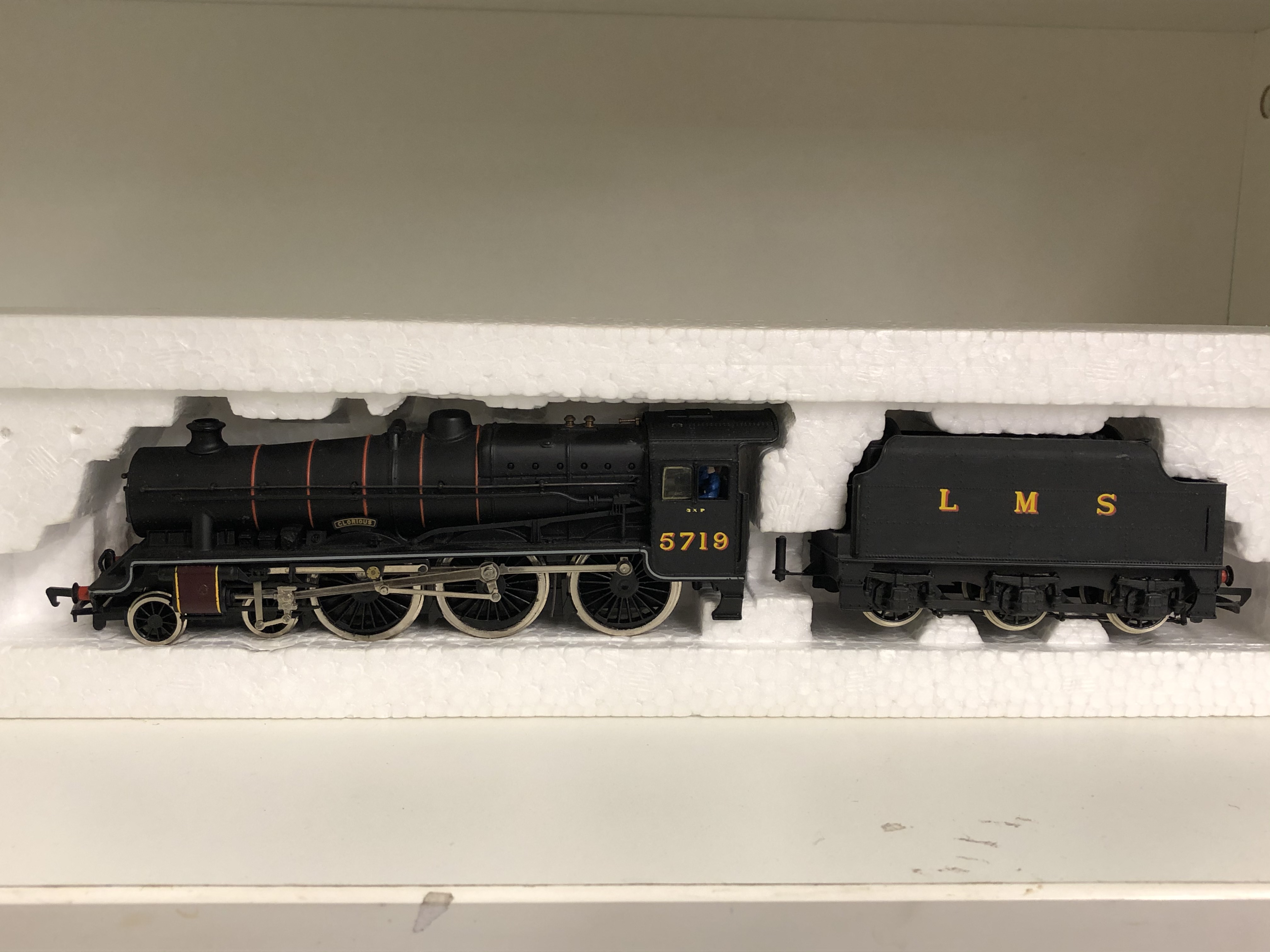 MAINLINE JUBILEE CLASS LOCOMOTIVE WITH FOWLER TENDER LMS CRIMSON
