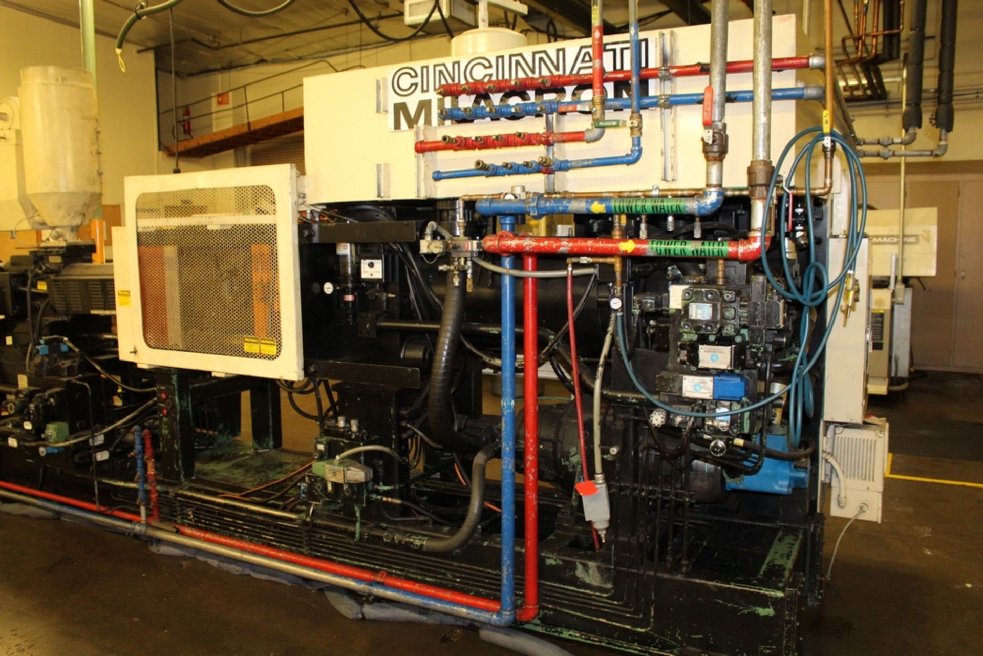 CINCINNATI MILACRON 350-TON INJECTION MOLDING MACHINE, 12 OZ L.P., S/N ...