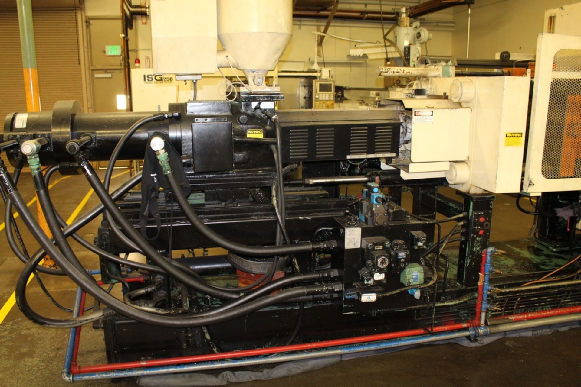 CINCINNATI MILACRON 350-TON INJECTION MOLDING MACHINE, 12 OZ L.P., S/N ...