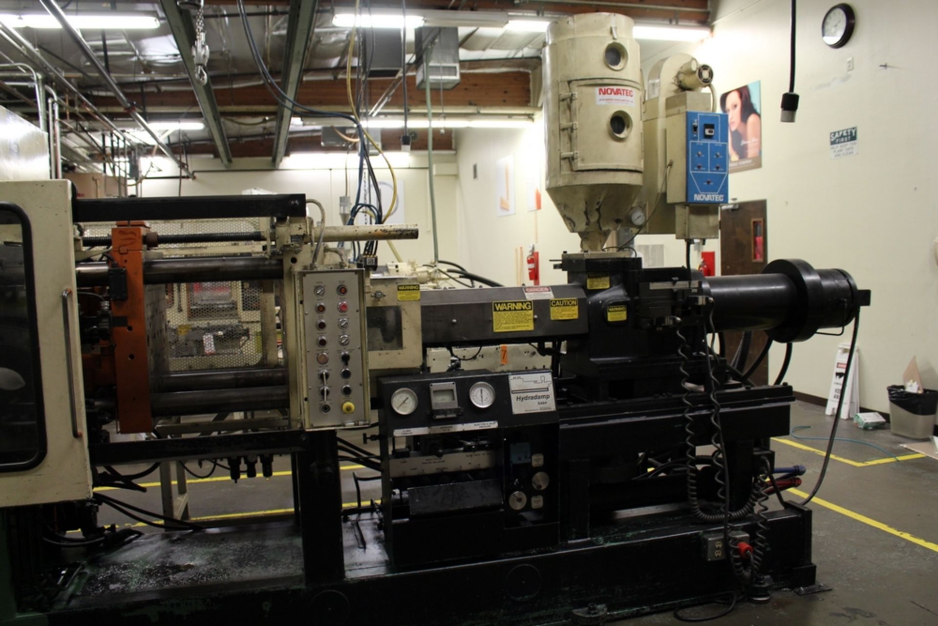 CINCINNATI MILACRON 350-TON INJECTION MOLDING MACHINE, 12 OZ L.P., S/N ...