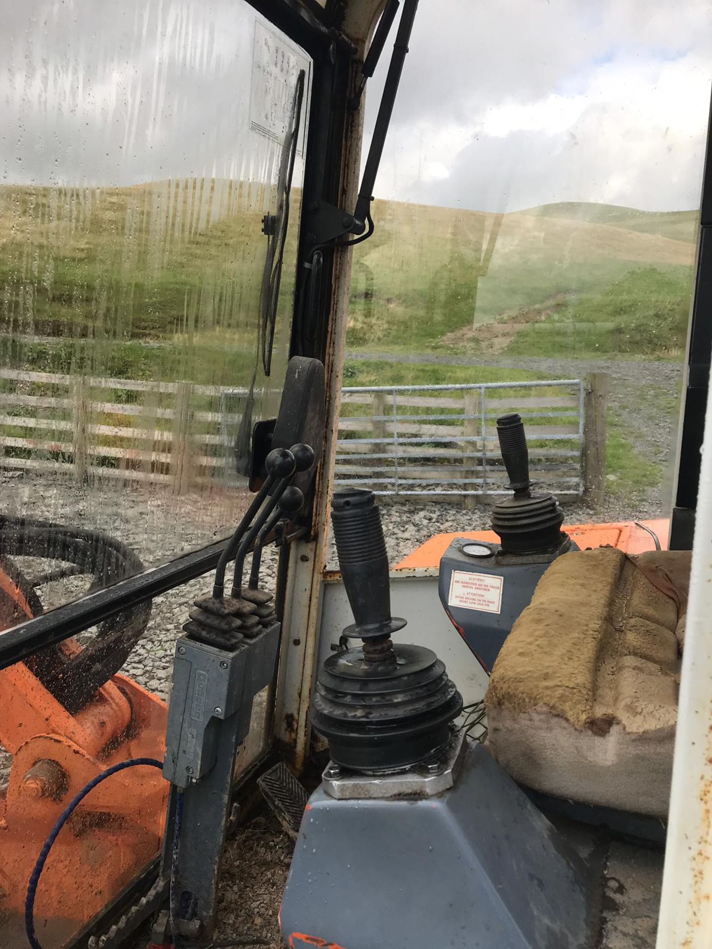 ATLAS TRACKED 3.8 TON MINI DIGGER