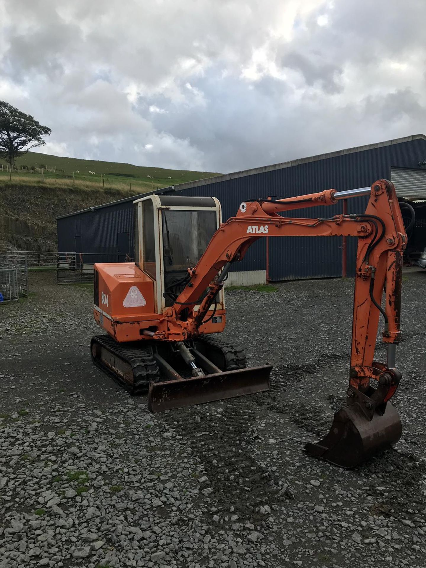 ATLAS TRACKED 3.8 TON MINI DIGGER