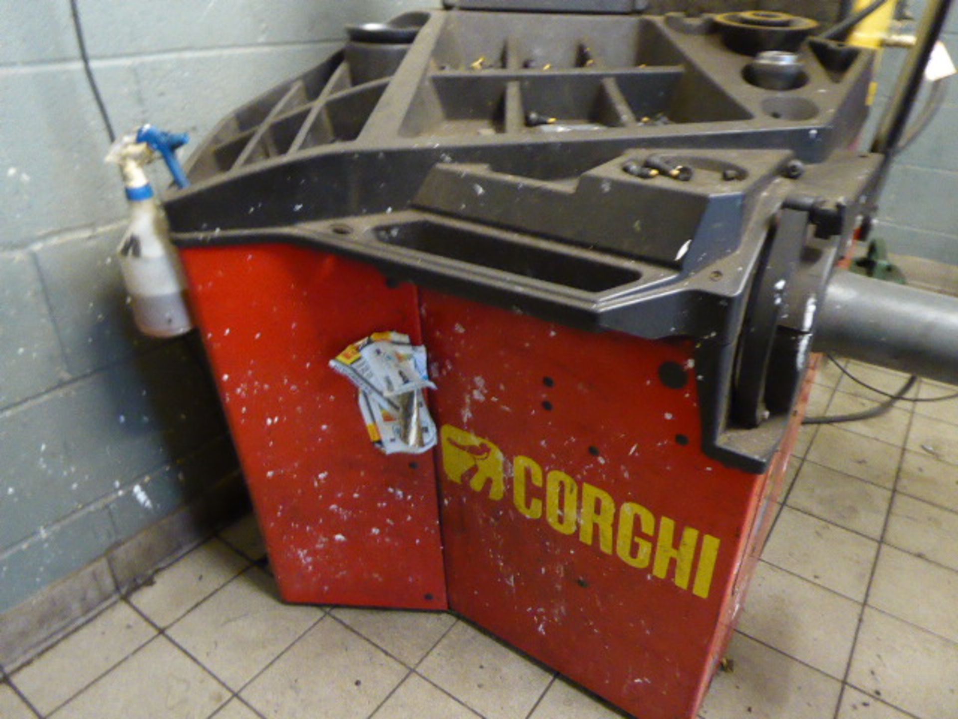 Corghi model EM7440 wheel alignment unit, serial no 0-21102301/00-16