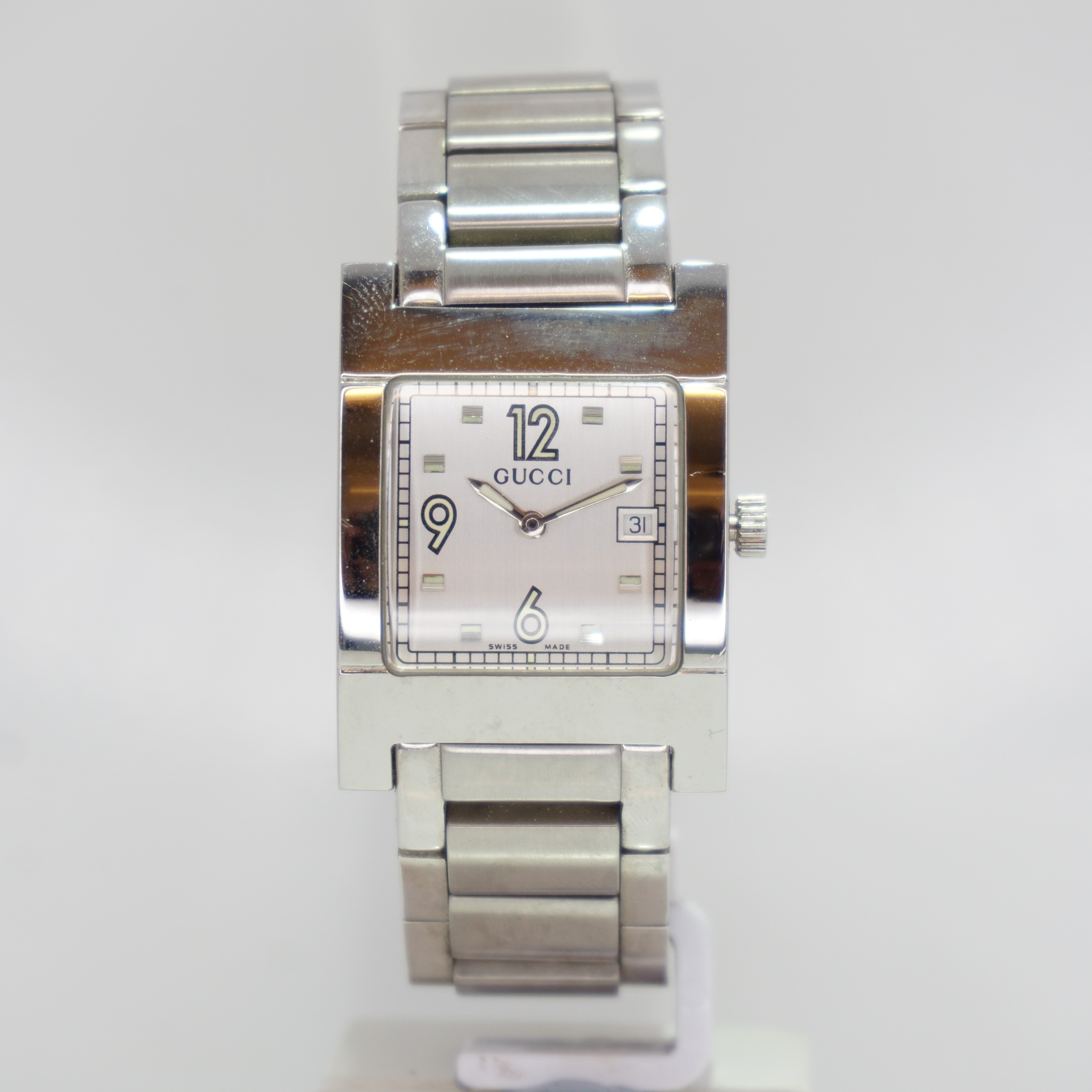 Unisex stainless steel Gucci watch Unisex stainless steel Gucci watch ...