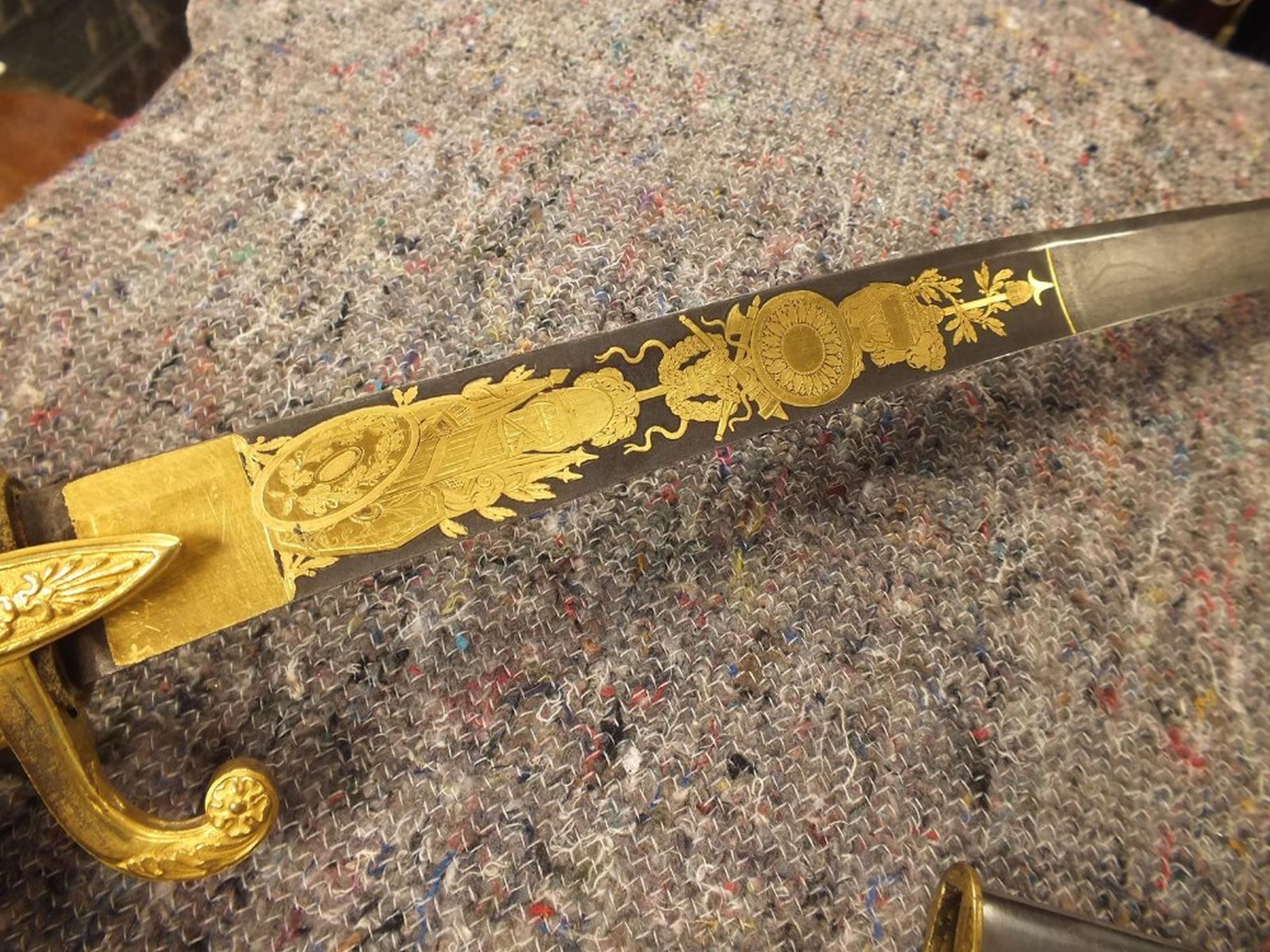 AN EXCEPTIONAL QUALITY FRENCH OFFICER'S SWORD CIRCA 1830, 96cm curved ...