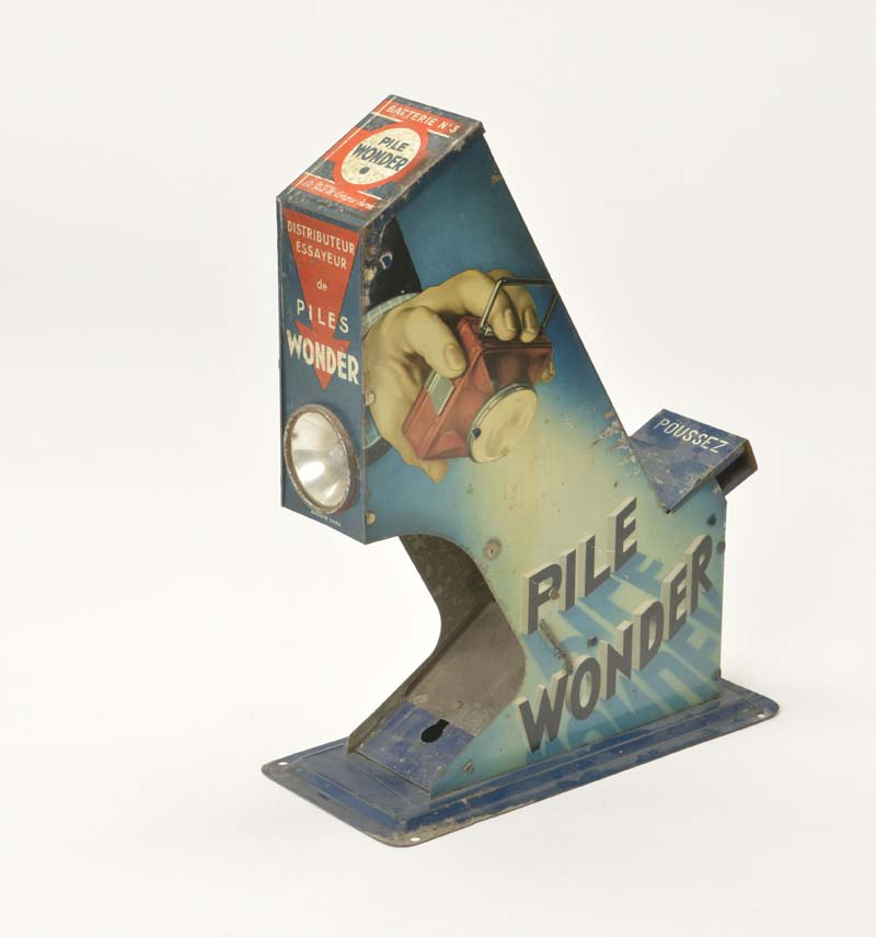 Display for Batteries "Pile Wonder ", tin, paint d.Display für ...