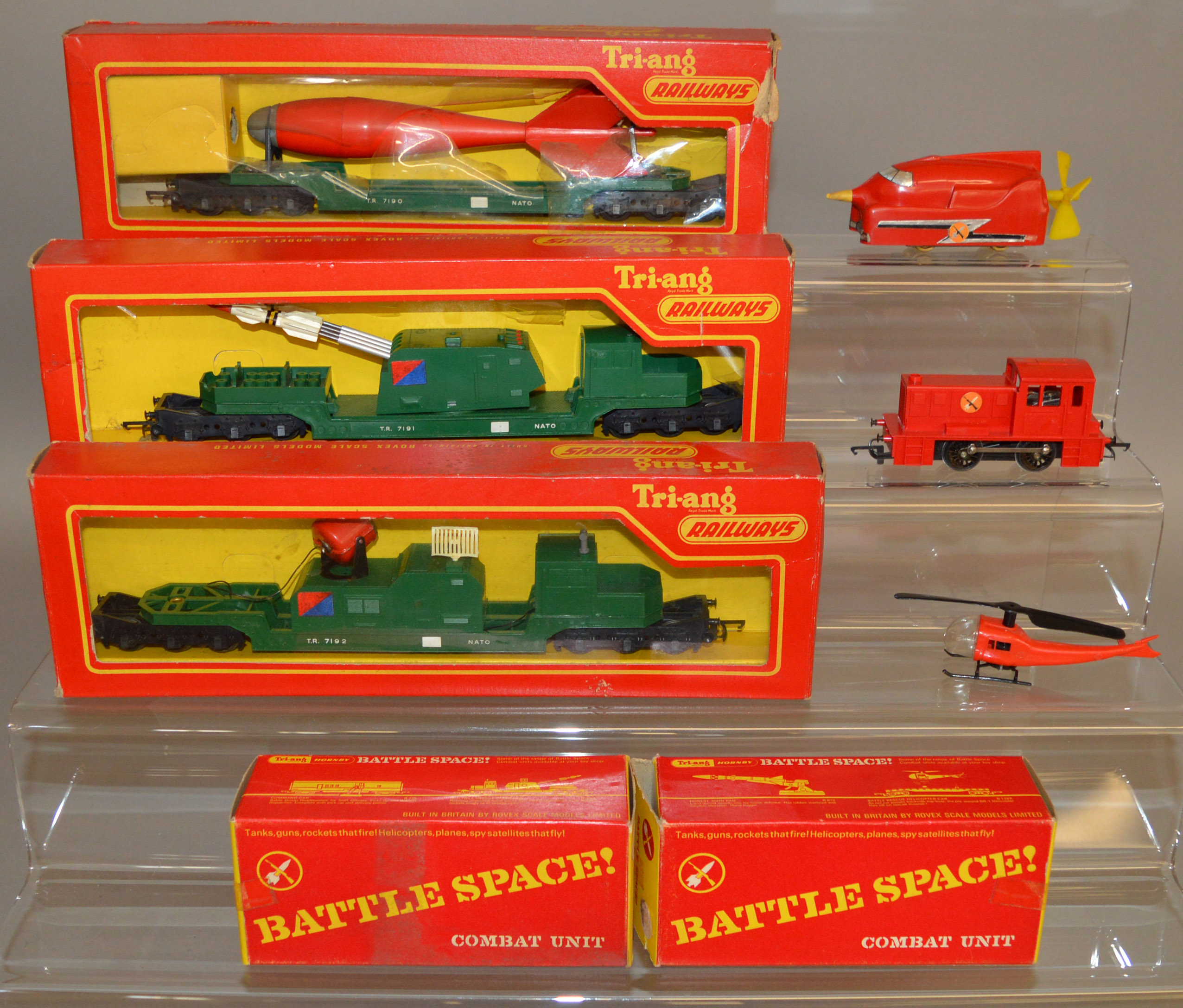 OO Gauge. 2 Tri-ang R.752 Battle Space Turbo Cars from the 'Battle ...