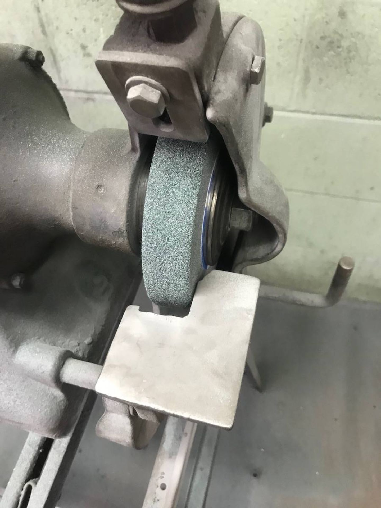 WALKER TURNER 6" Tabletop Grinder