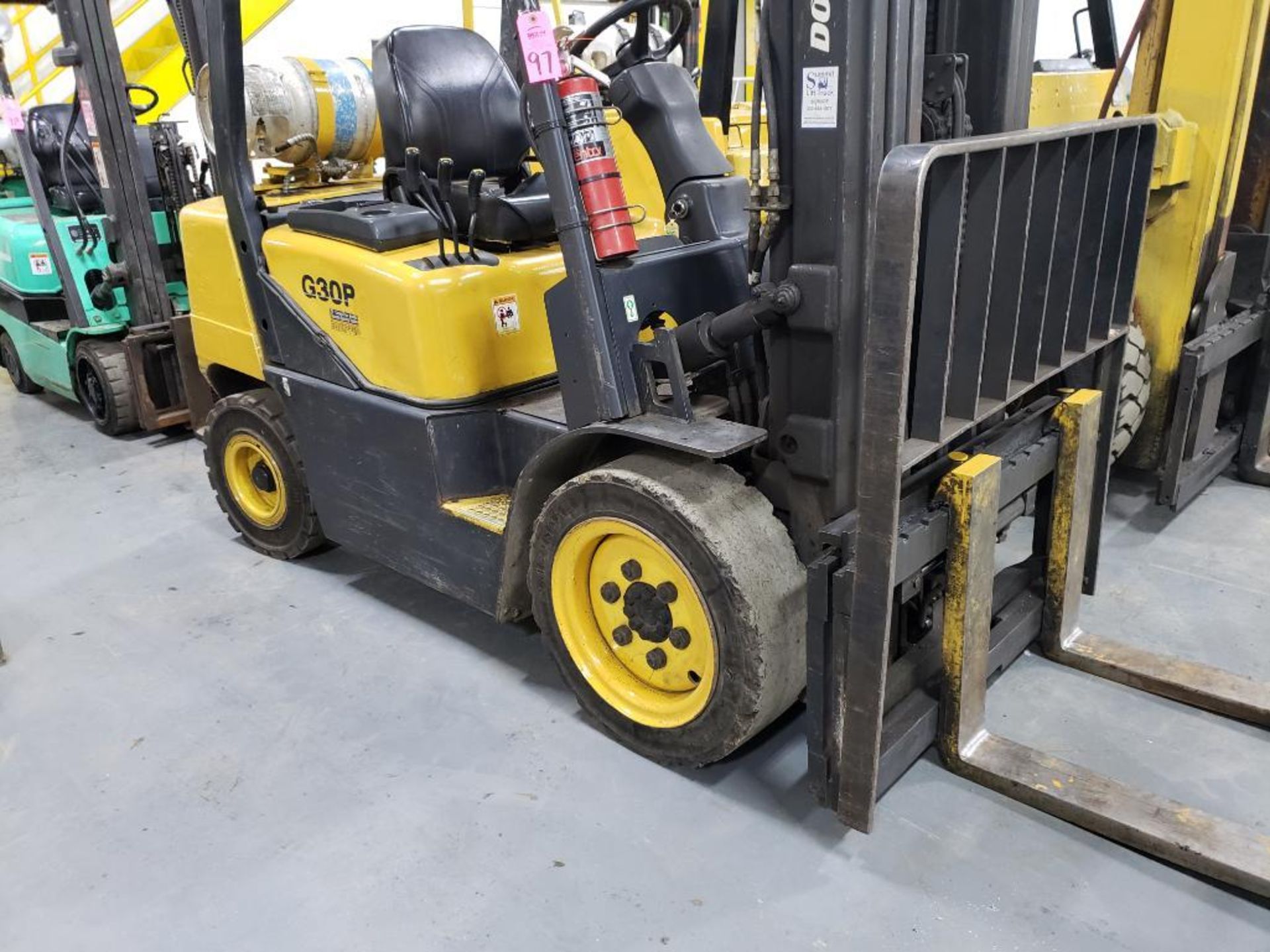5350lb Doosan Daewoo propane forklift model G30P-3. 3 stage 186 inch ...