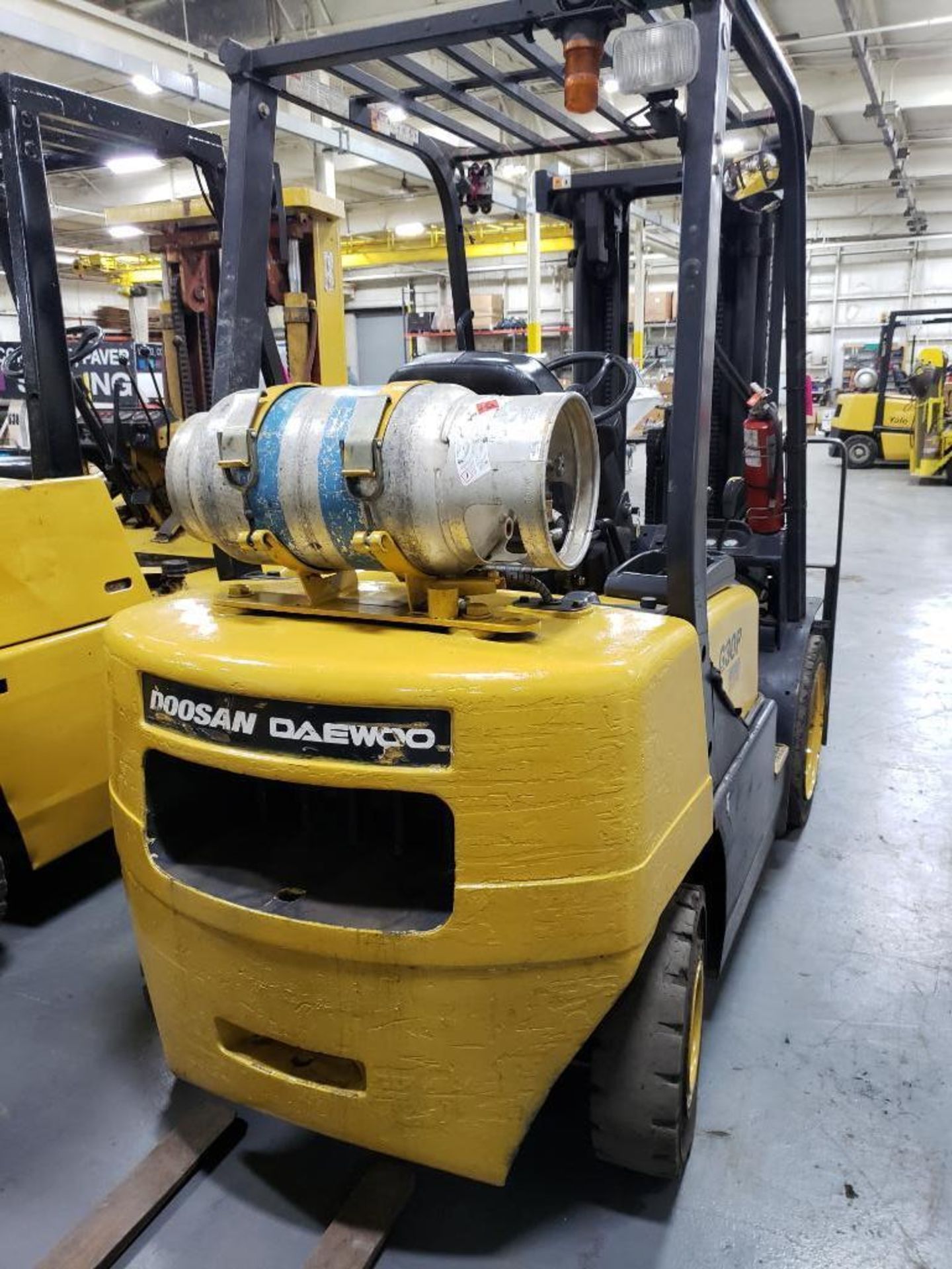 5350lb Doosan Daewoo propane forklift model G30P-3. 3 stage 186 inch ...
