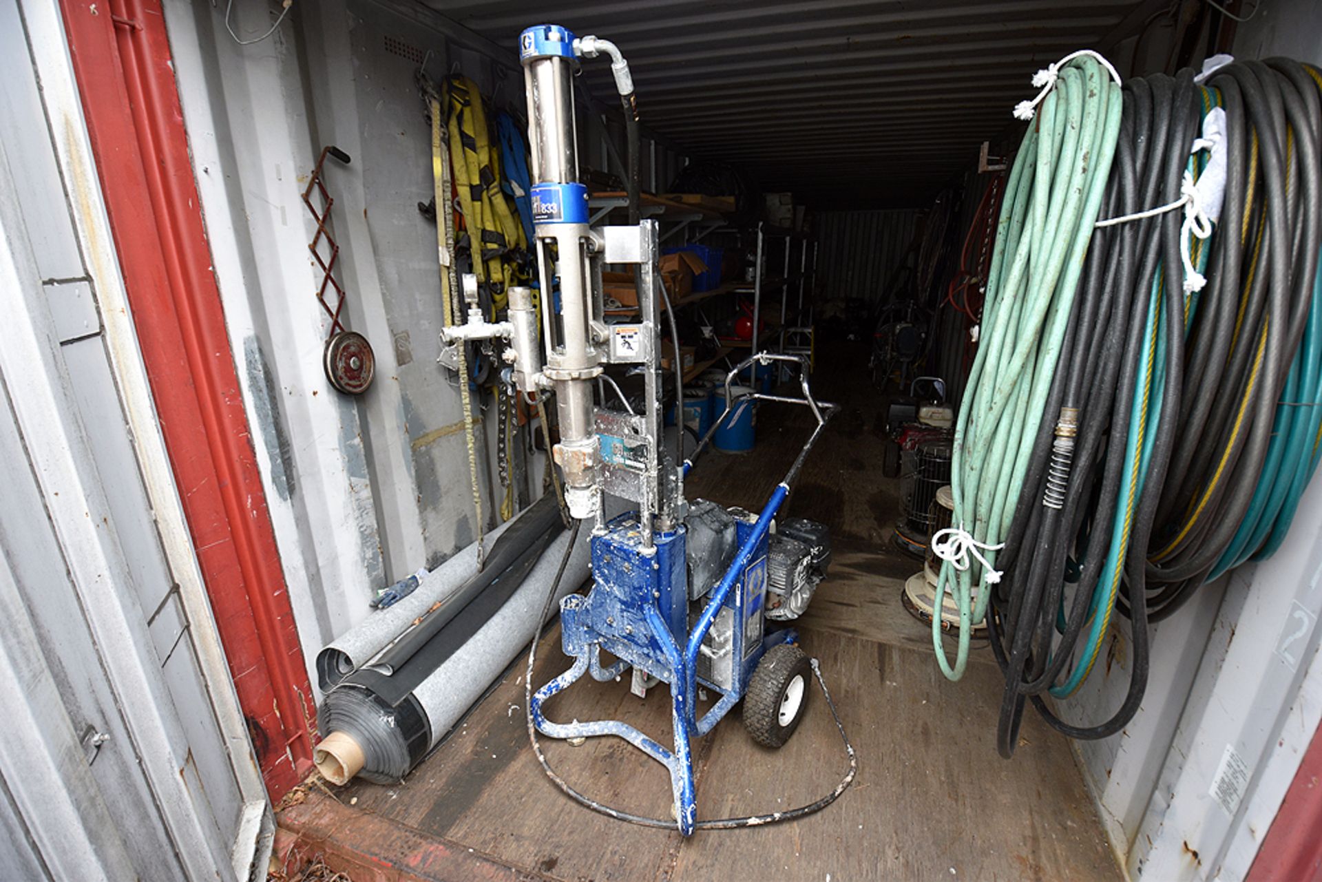 Graco GH833 Gas Airless Sprayer w/Honda GX390 11.7HP Gas Engine