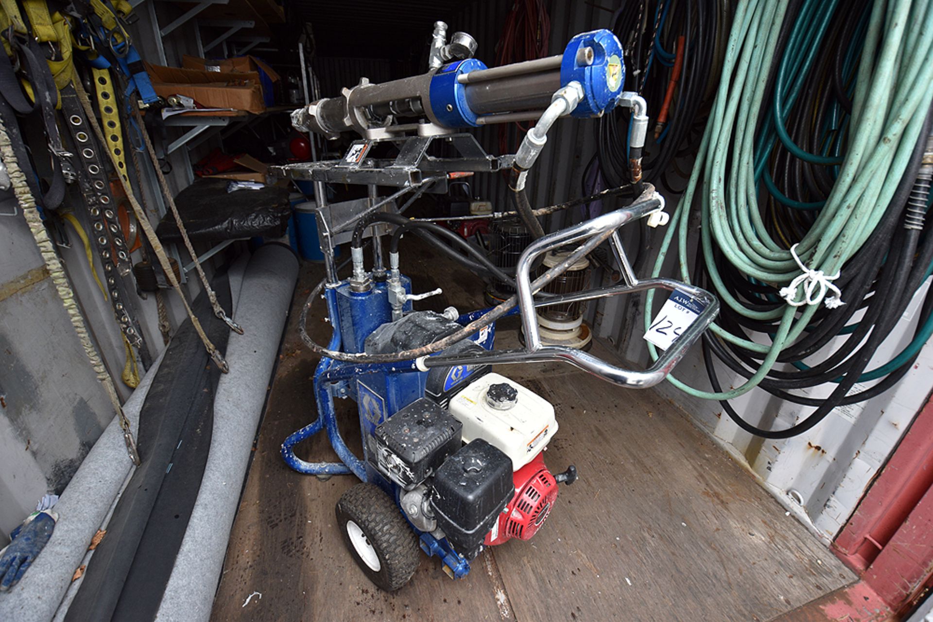 Graco GH833 Gas Airless Sprayer w/Honda GX390 11.7HP Gas Engine