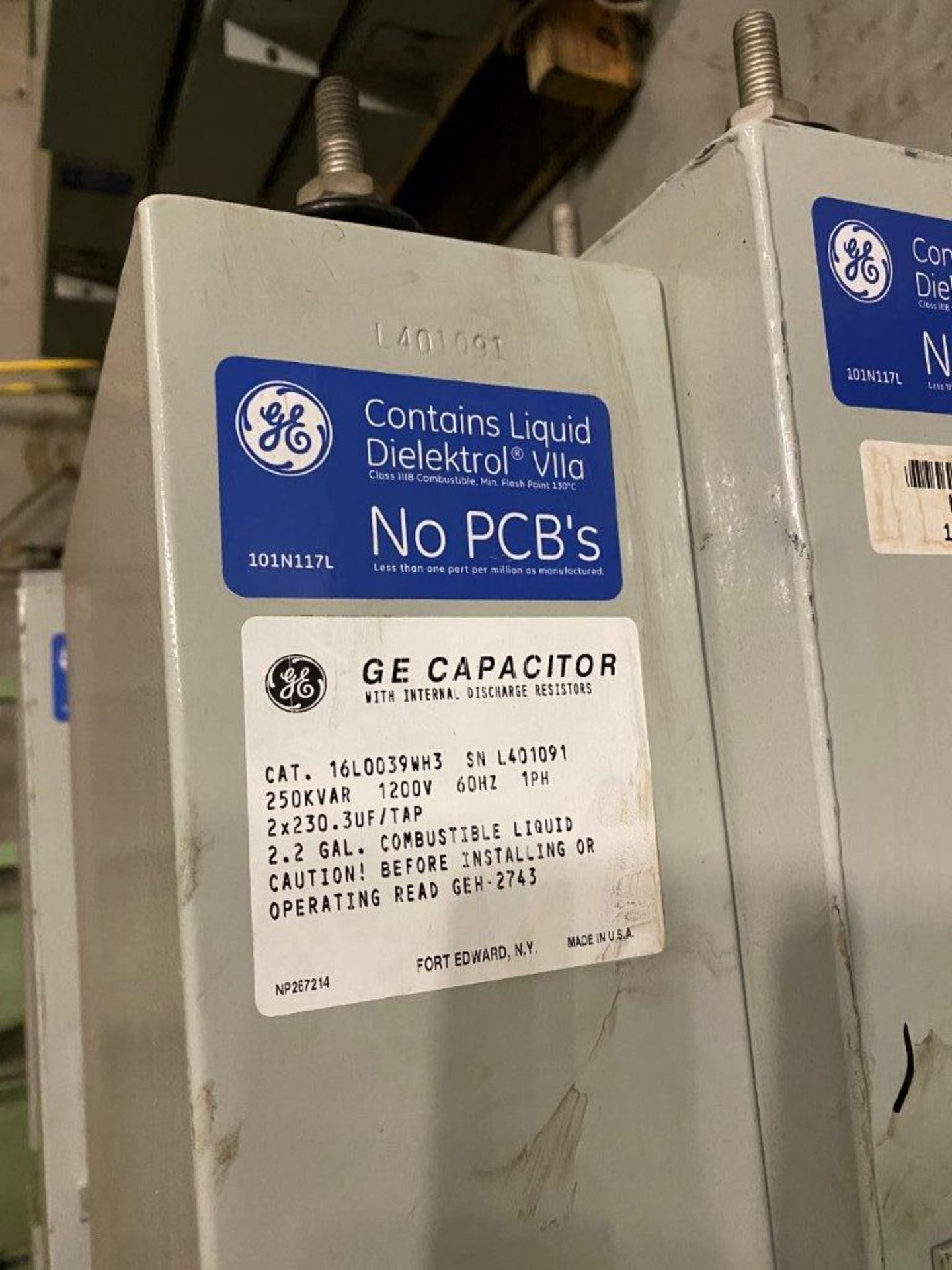 (24) GE CAPACITORS W/ INTERNAL DISCHARGE RESISTORS; CAT#16L0039WH3 250 ...