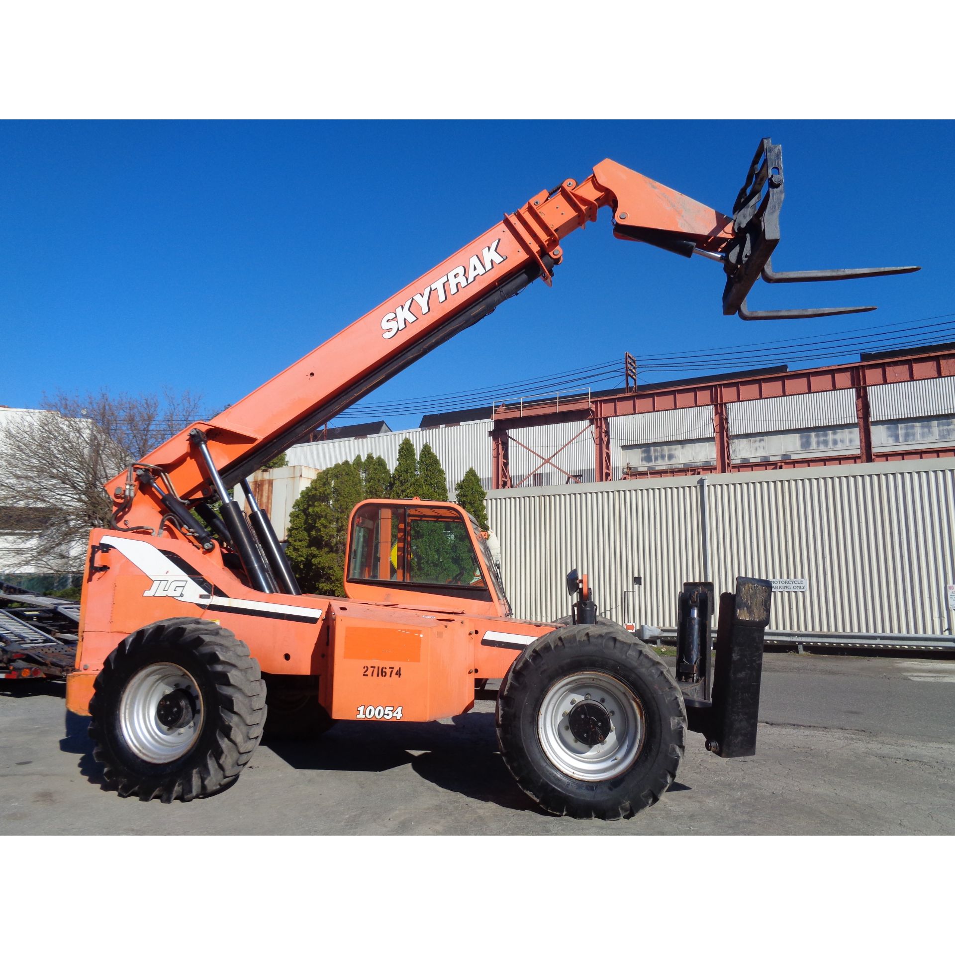 Make JLG SkyTrak Model 10054 SN 0160037492 Year 2008 Lift Capacity Make JLG SkyTrak Model 10054 SN 0160037492 Year 2008 Lift Capacity
