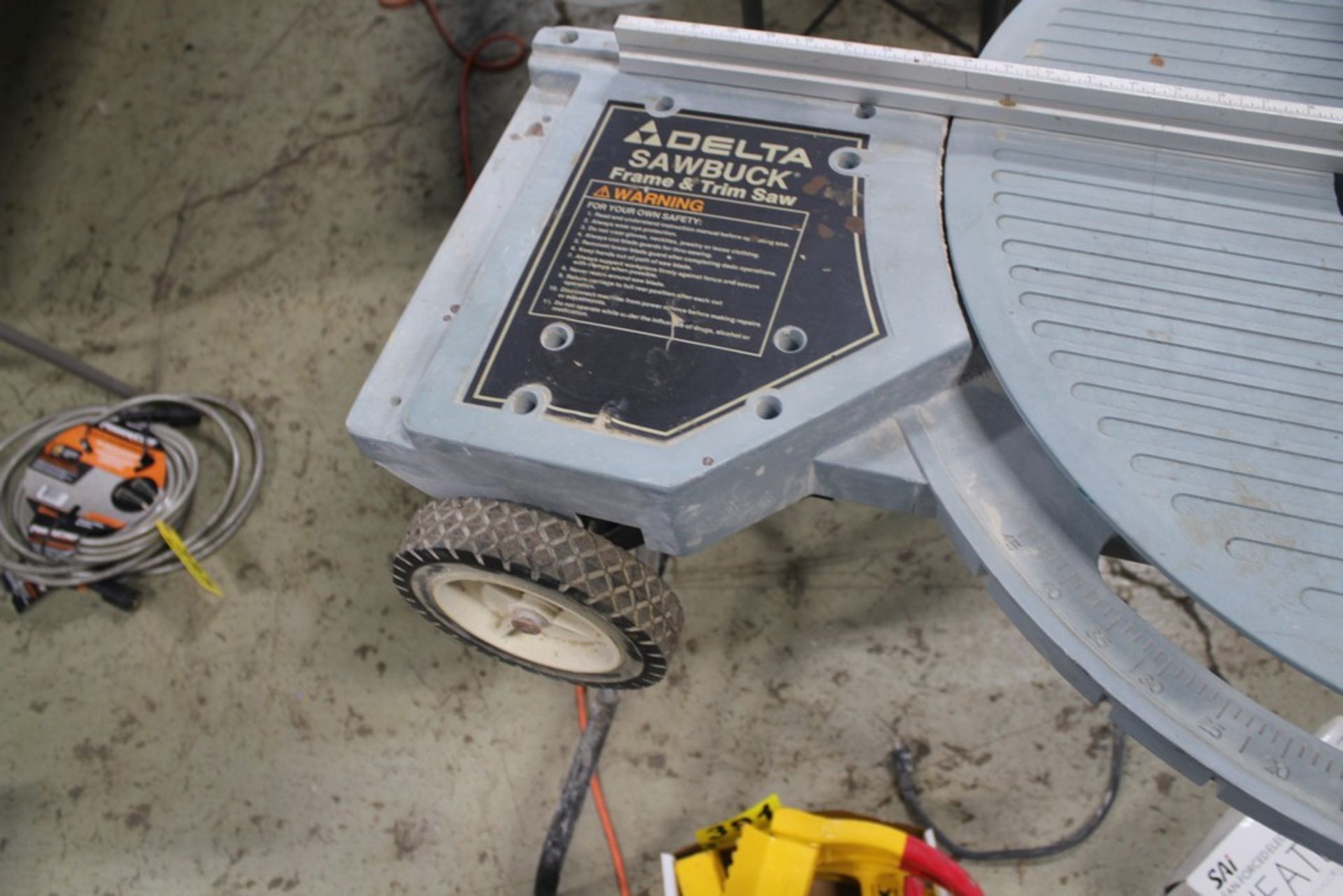 DELTA SAWBUCK FRAME AND TRIM SAW