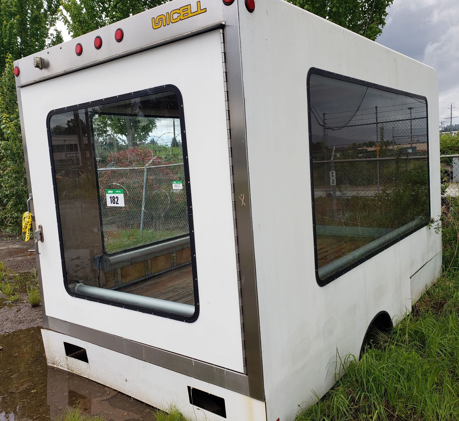 UNICELL BODY 94"W X 174"L X 105"H