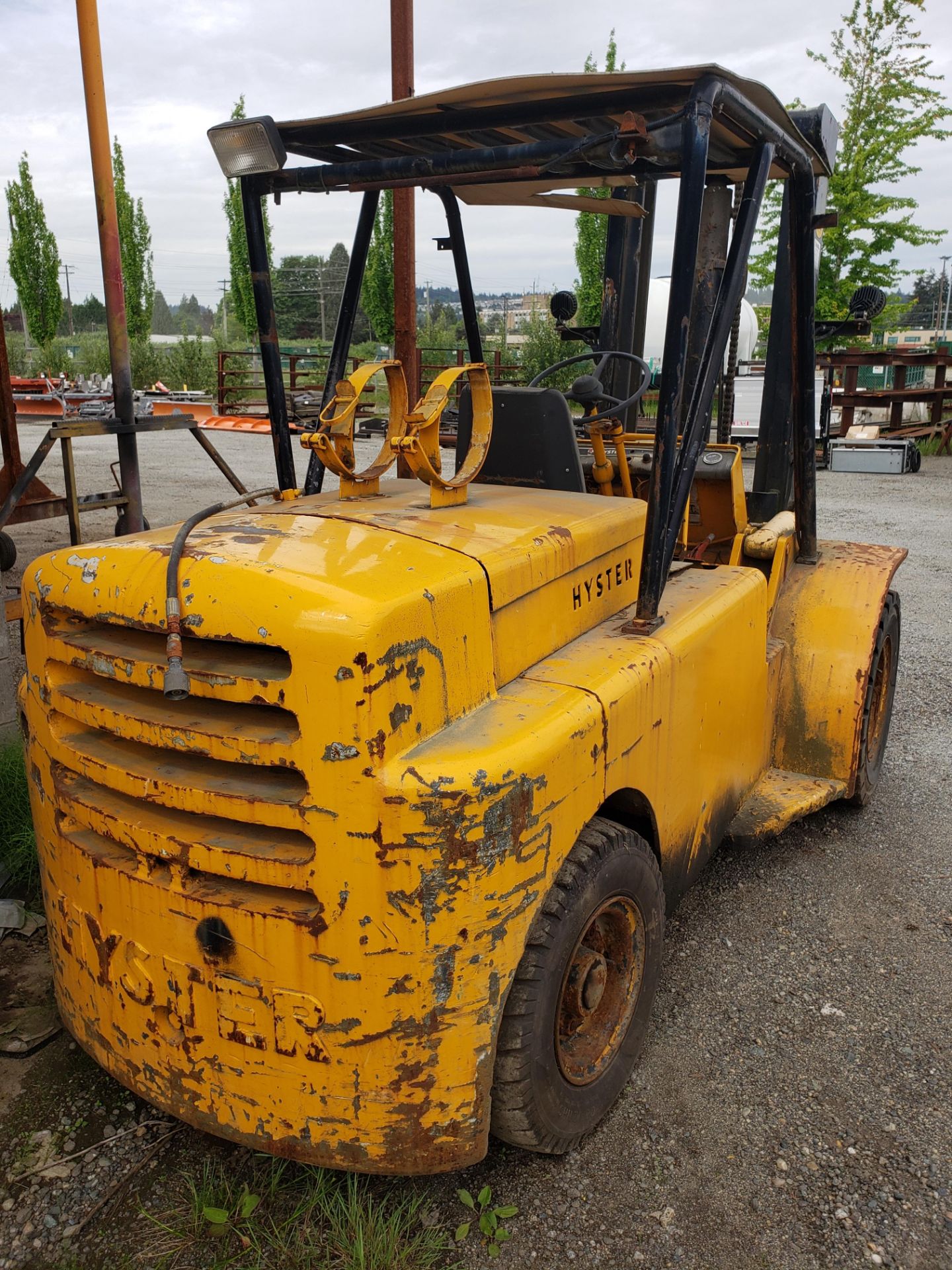 FORKLIFT - HYSTER H80C 6000LB S/N C5D 3615H-AS-IS