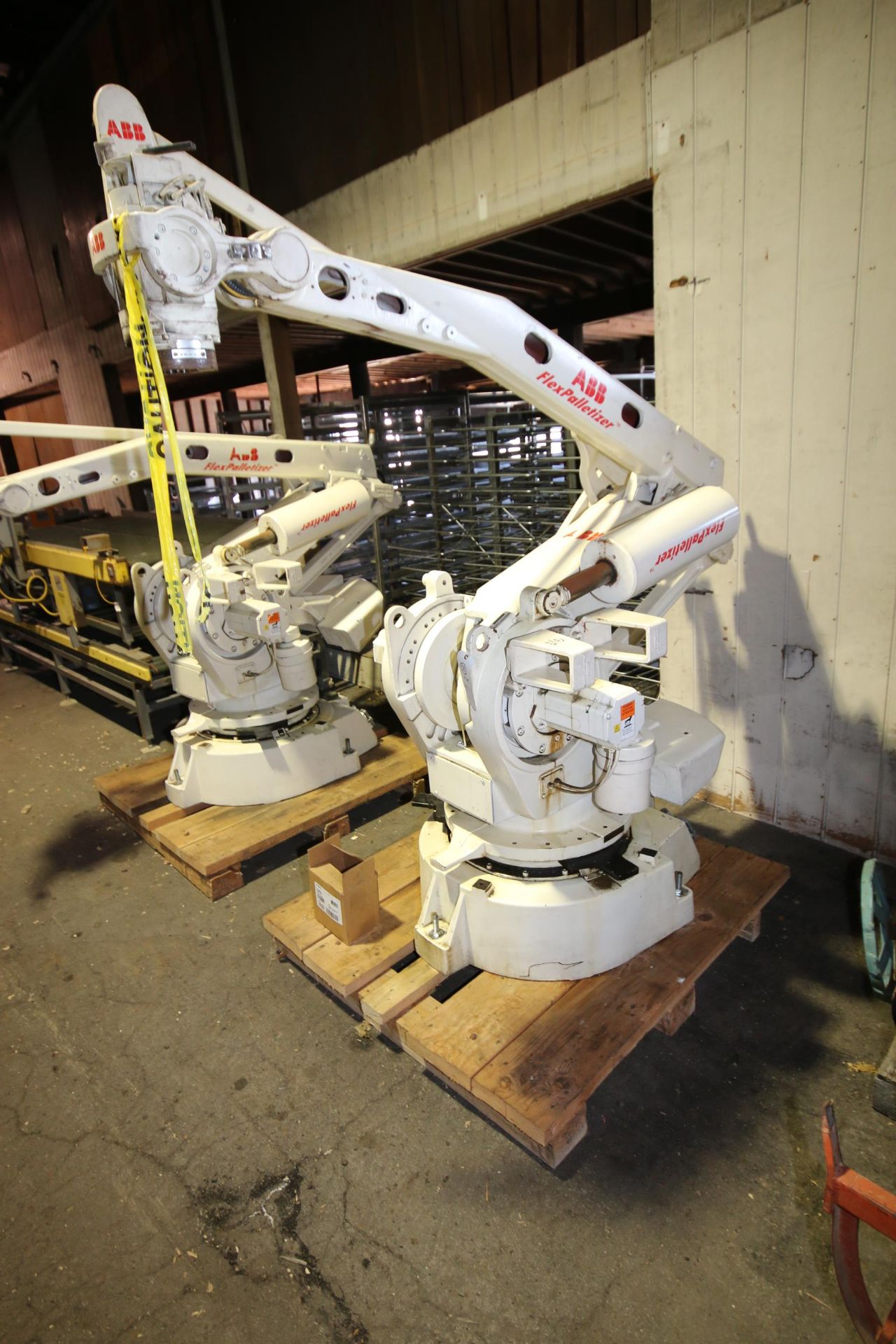 ABB Automation Technology FlexPalletizer, S/N 64Z-26004, Type: IRB 640 ...