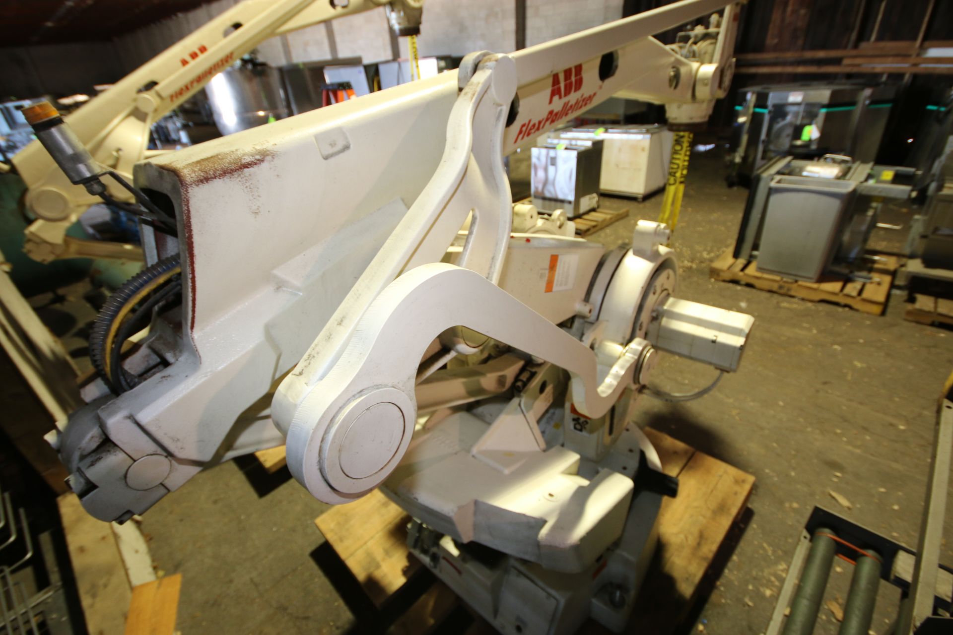 ABB Automation Technology FlexPalletizer, S/N 64Z-26003, Type: IRB 640 ...