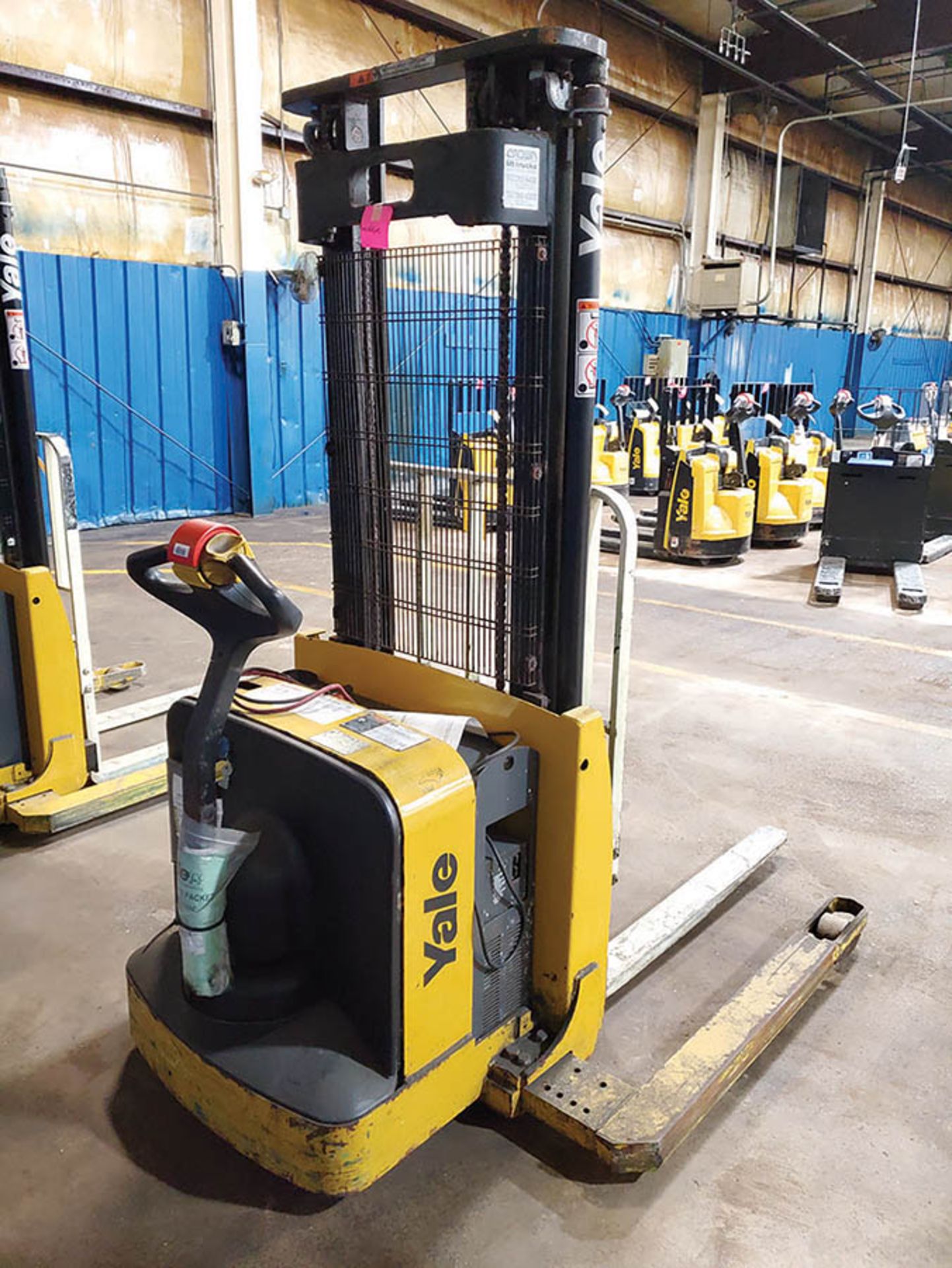 2007 YALE 2,000 LB. WALKIE STACKER, MODEL MSW020SEN24TV080, 125’’ LIFT ...