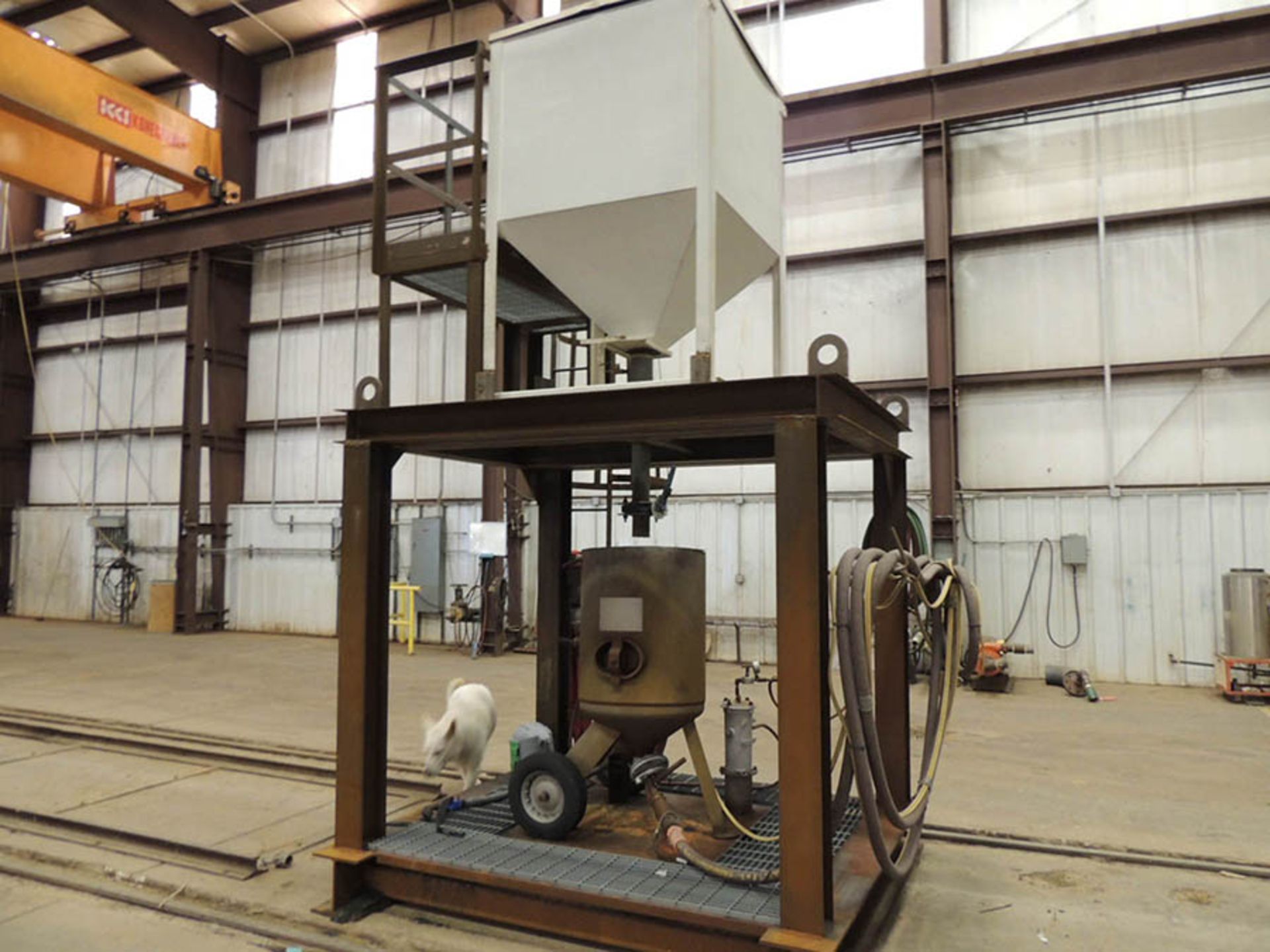 CLEMCO ABRASIVE BLASTER, MODEL 2452, CAP. 6.0-CF, W/ OVERHEAD ABRASIVE ...