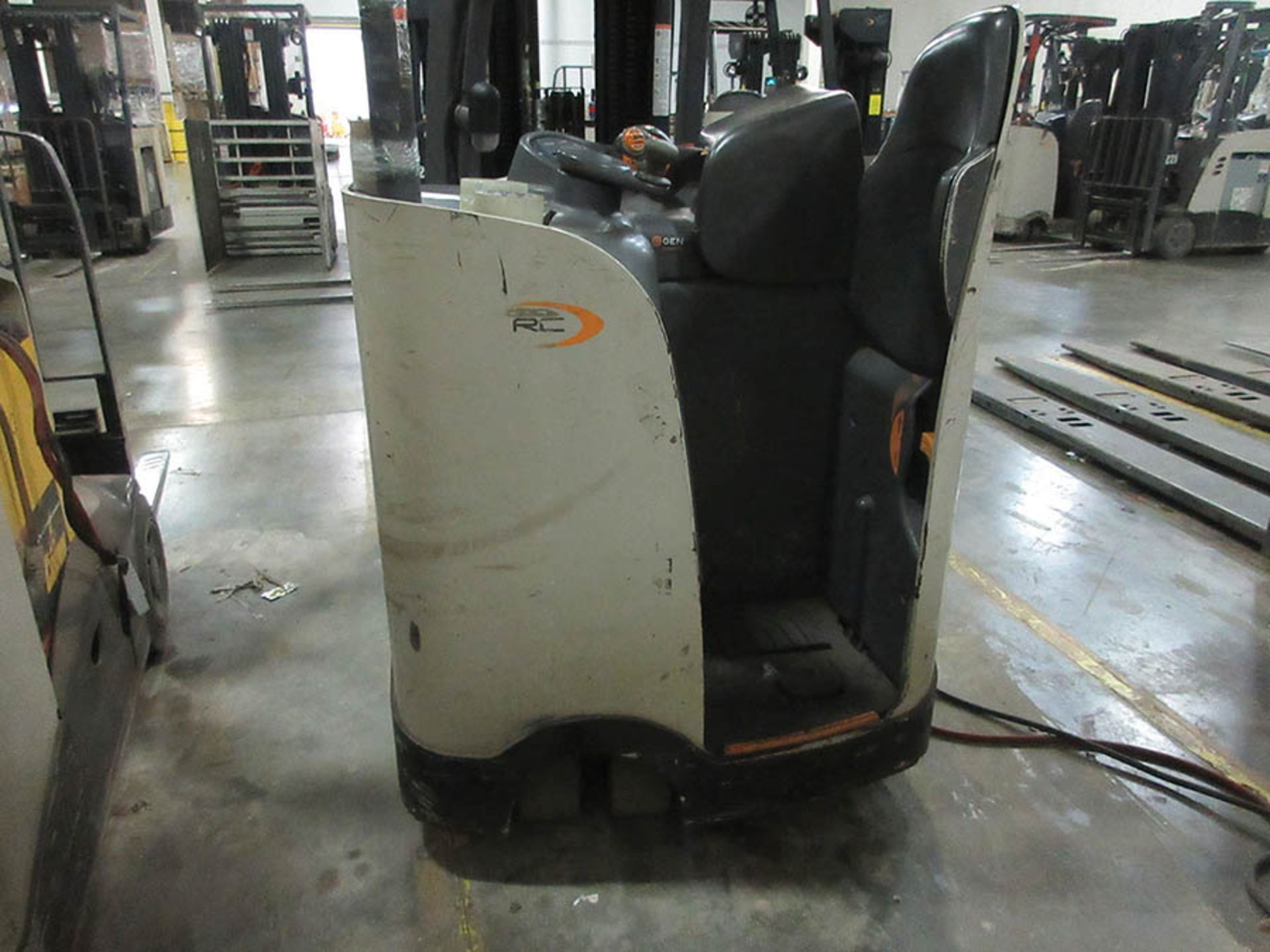 { Choice of lots: 79 } 2014 CROWN STAND-UP FORKLIFT, 4,000 LB. CAP ...