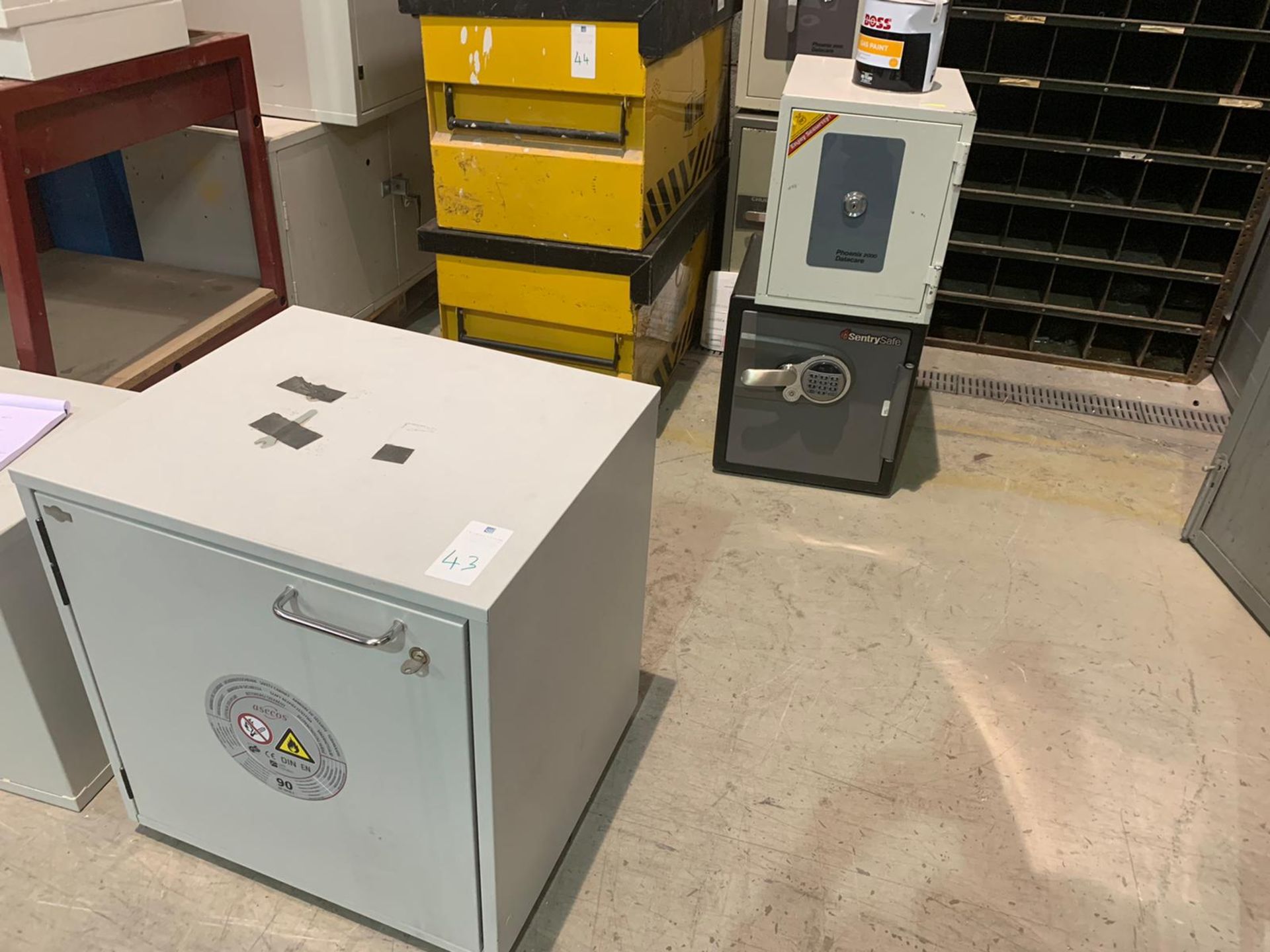 1 X PHOENIX 2000 SAFE, 1 X SENTRY SAFE AND 1 X ACESS SAFE