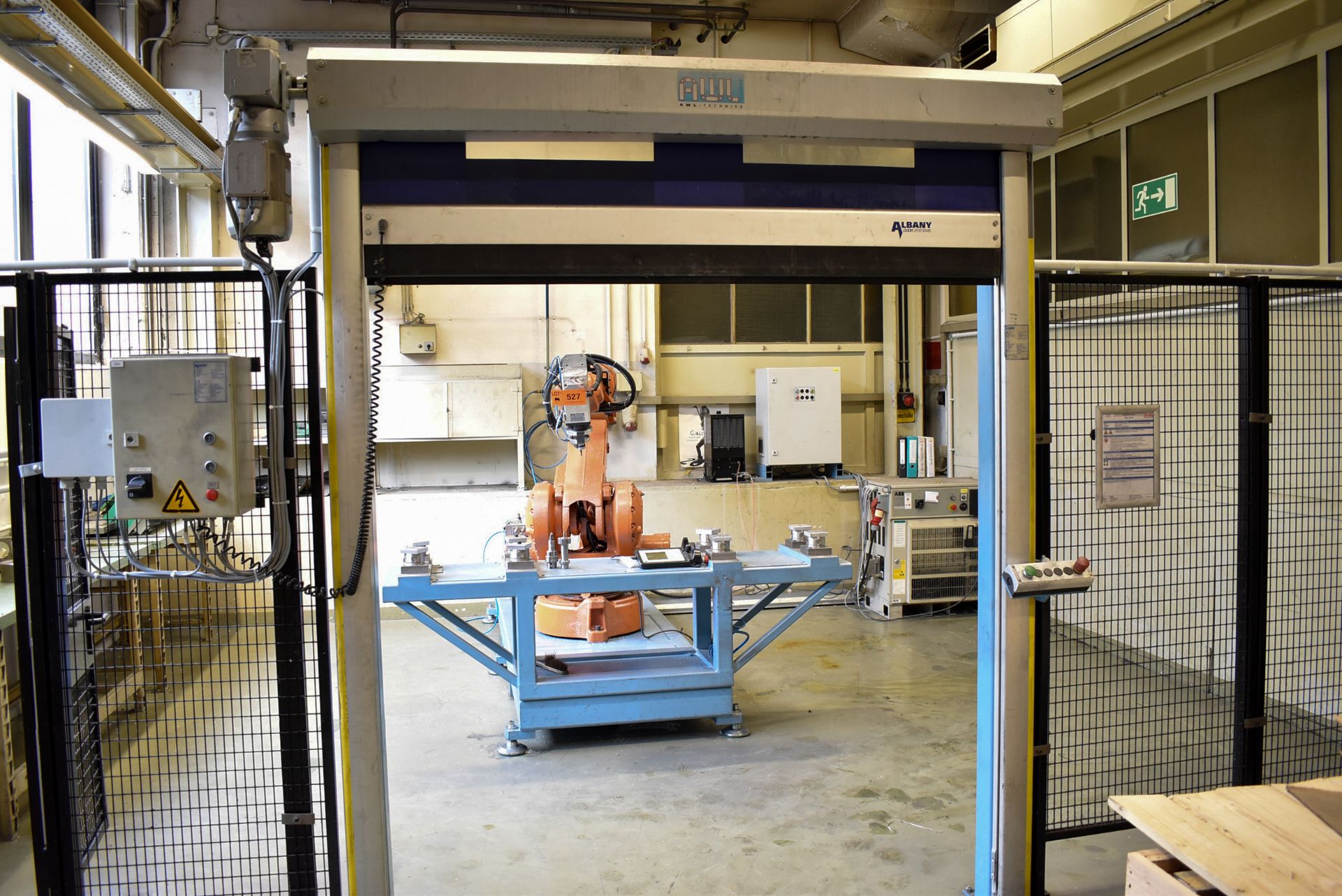 ABB MULTIAXIS ROBOTIC MACHINING CELL WITH ABB IRB 4400 6 AXIS ROBOT ...